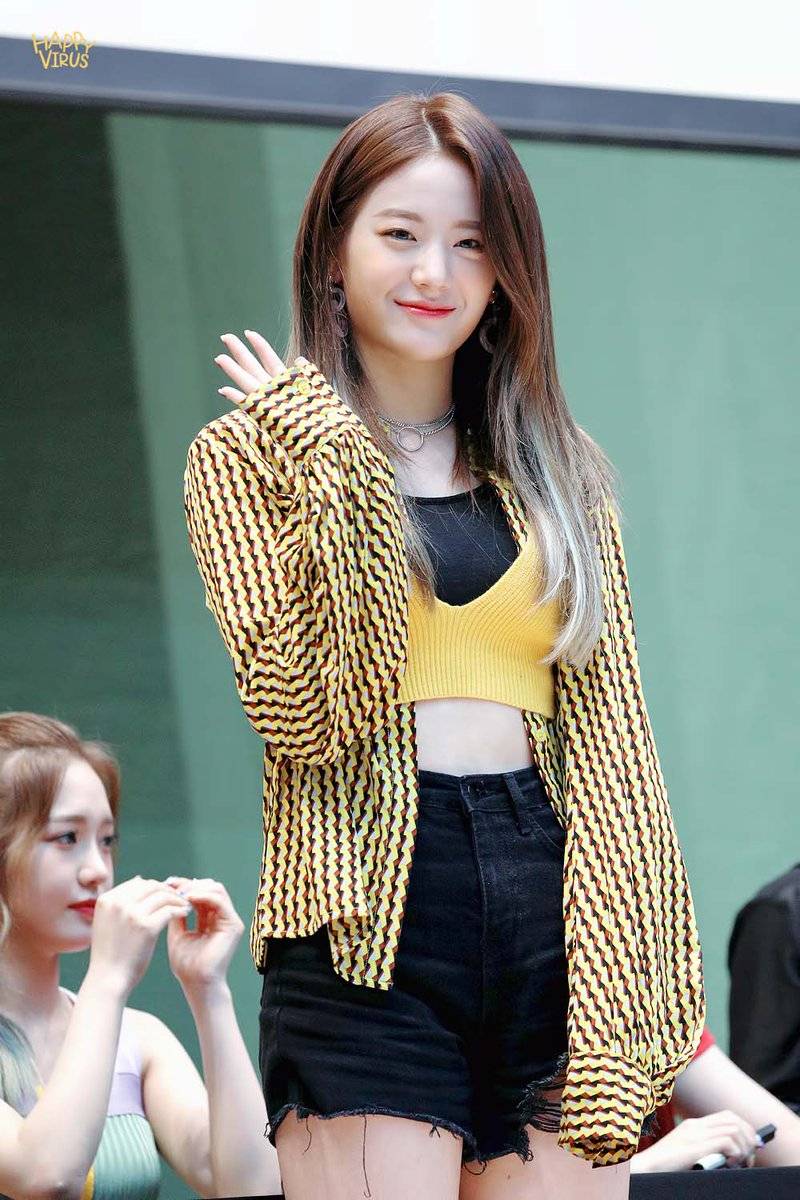 Gyuri Hi | Scrolller