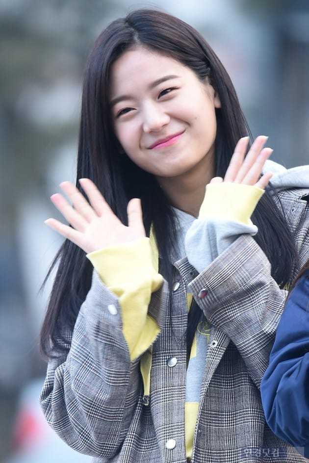 Gyuri waves | Scrolller