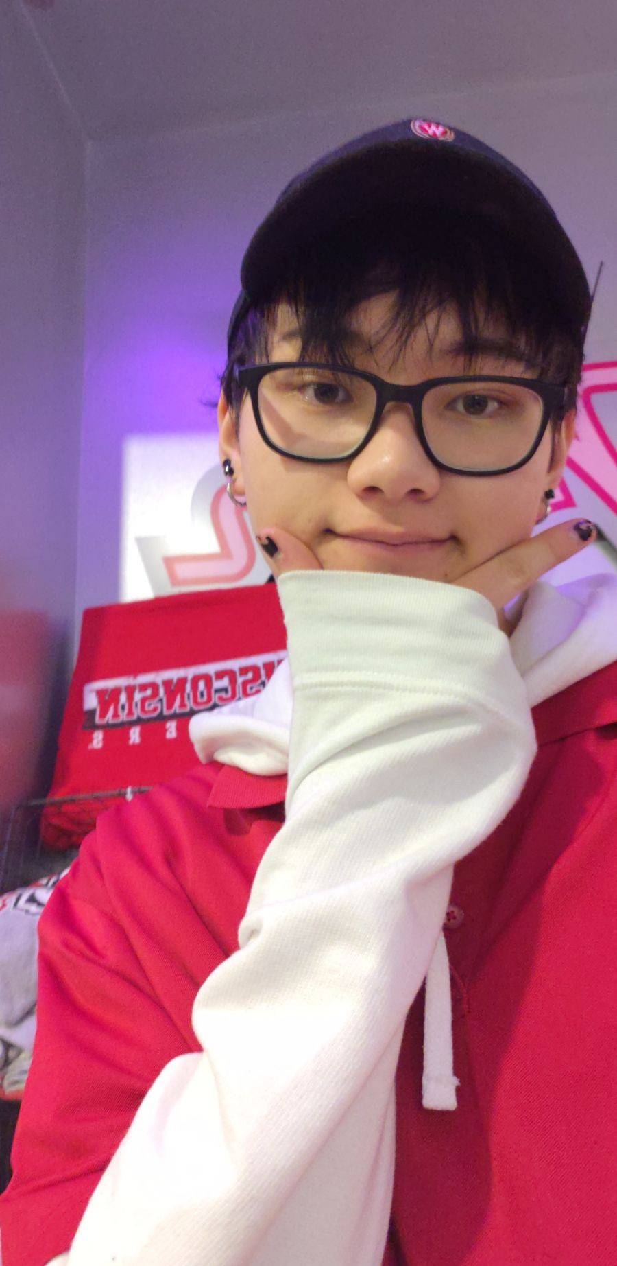 Is a bi-curious boi welcome here 🥺 | Scrolller