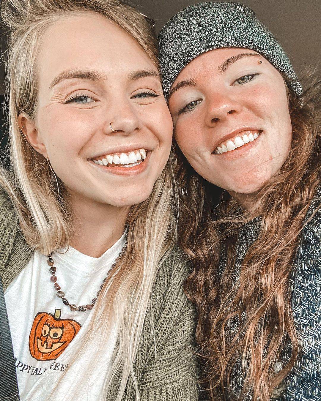 Hailee & Kendra | Scrolller