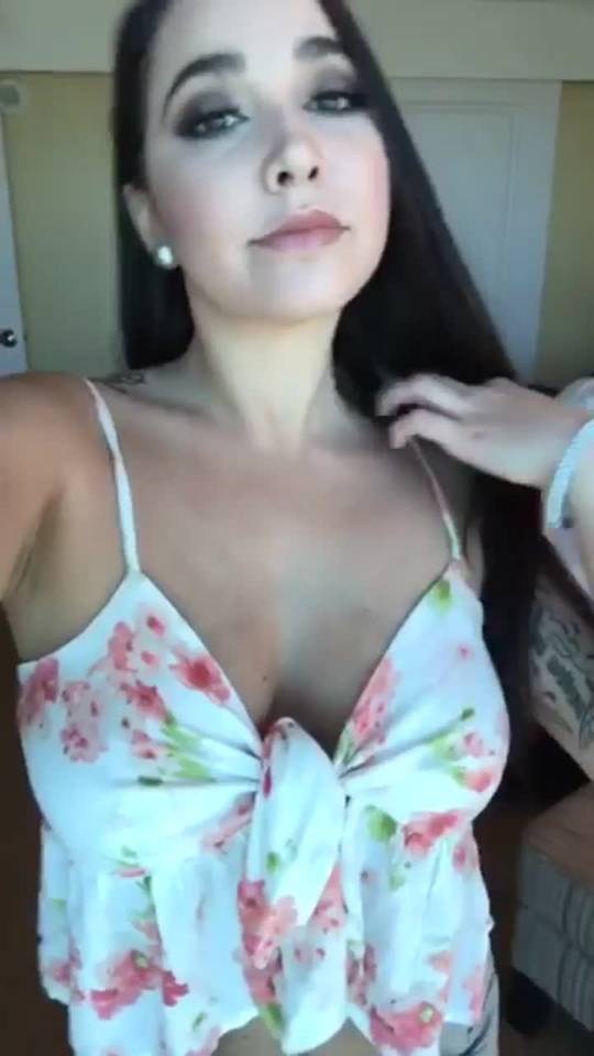 Hair flip | Scrolller