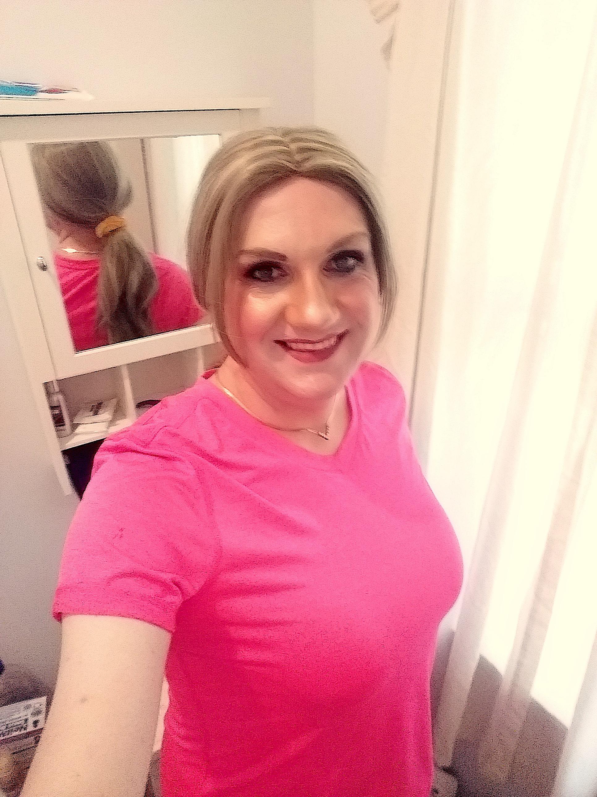 Hair in a ponytail and a new exercise top - ready to go for a brisk walk! | Scrolller