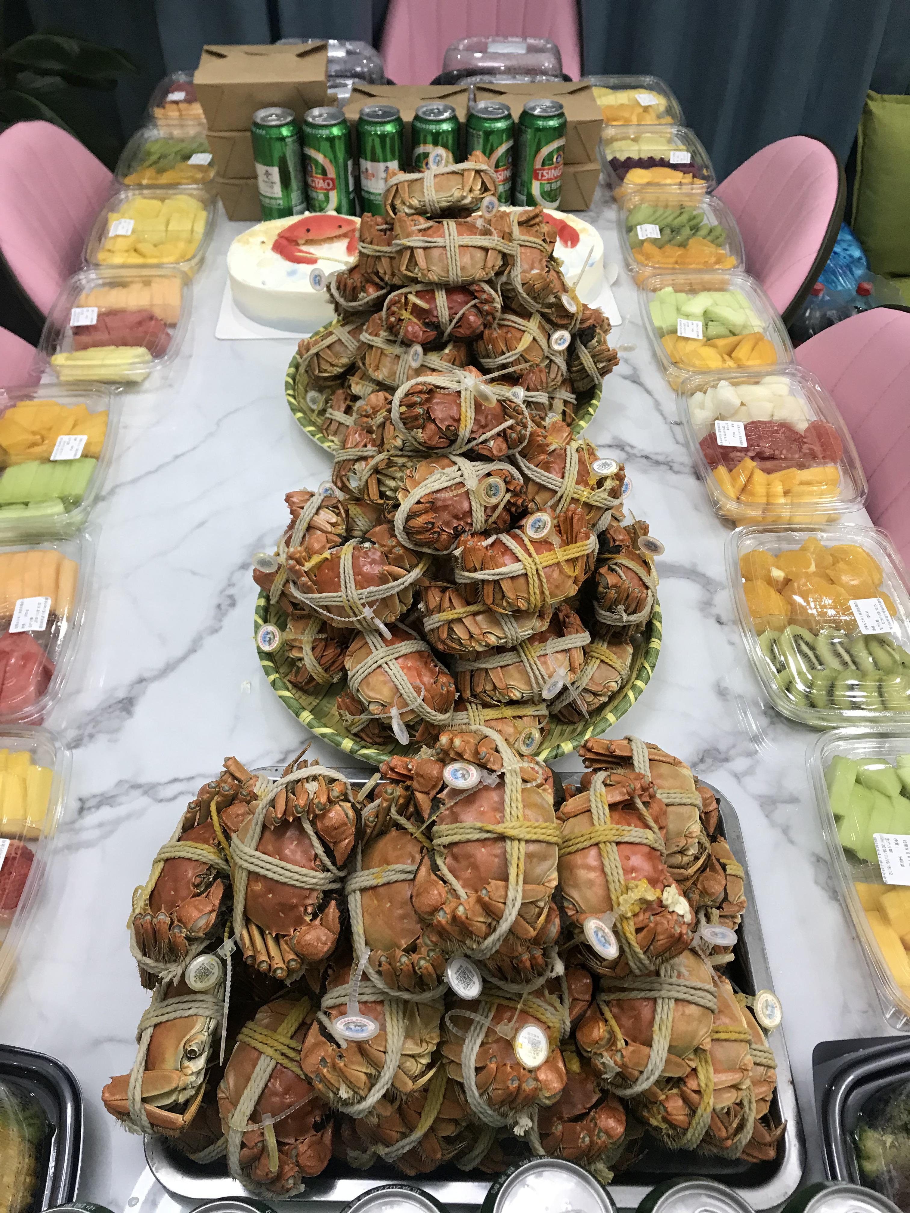 Hairy Crab Time! | Scrolller