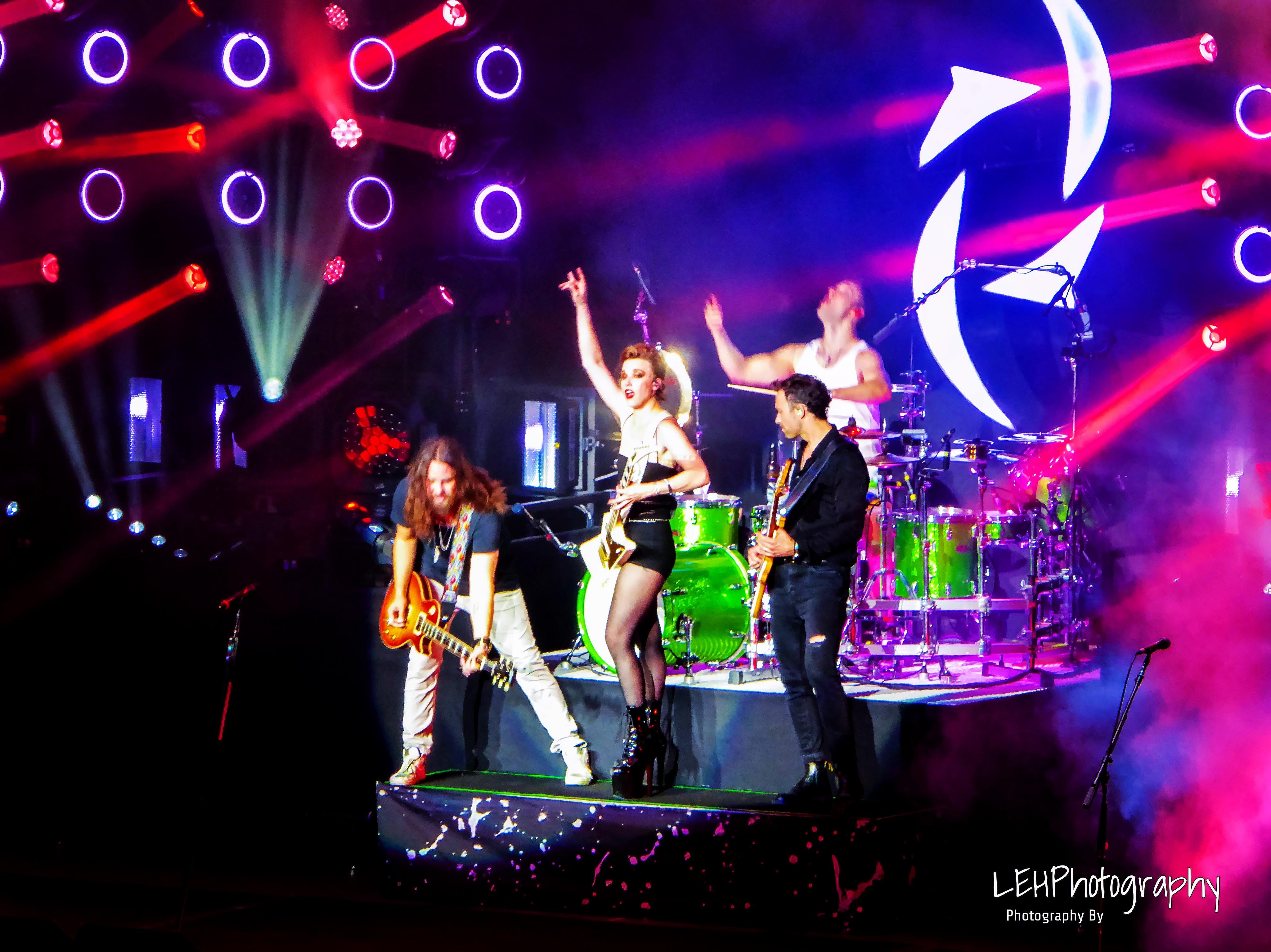 Halestorm-Holmdel,NJ 2019 | Scrolller