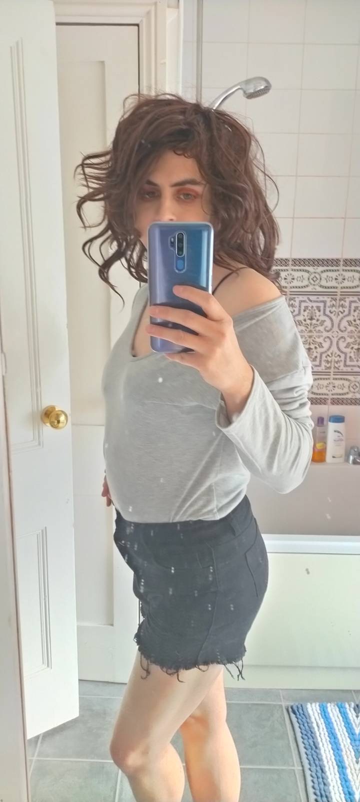 Half winter/half summer: all completely unaware of the seasons. | Scrolller