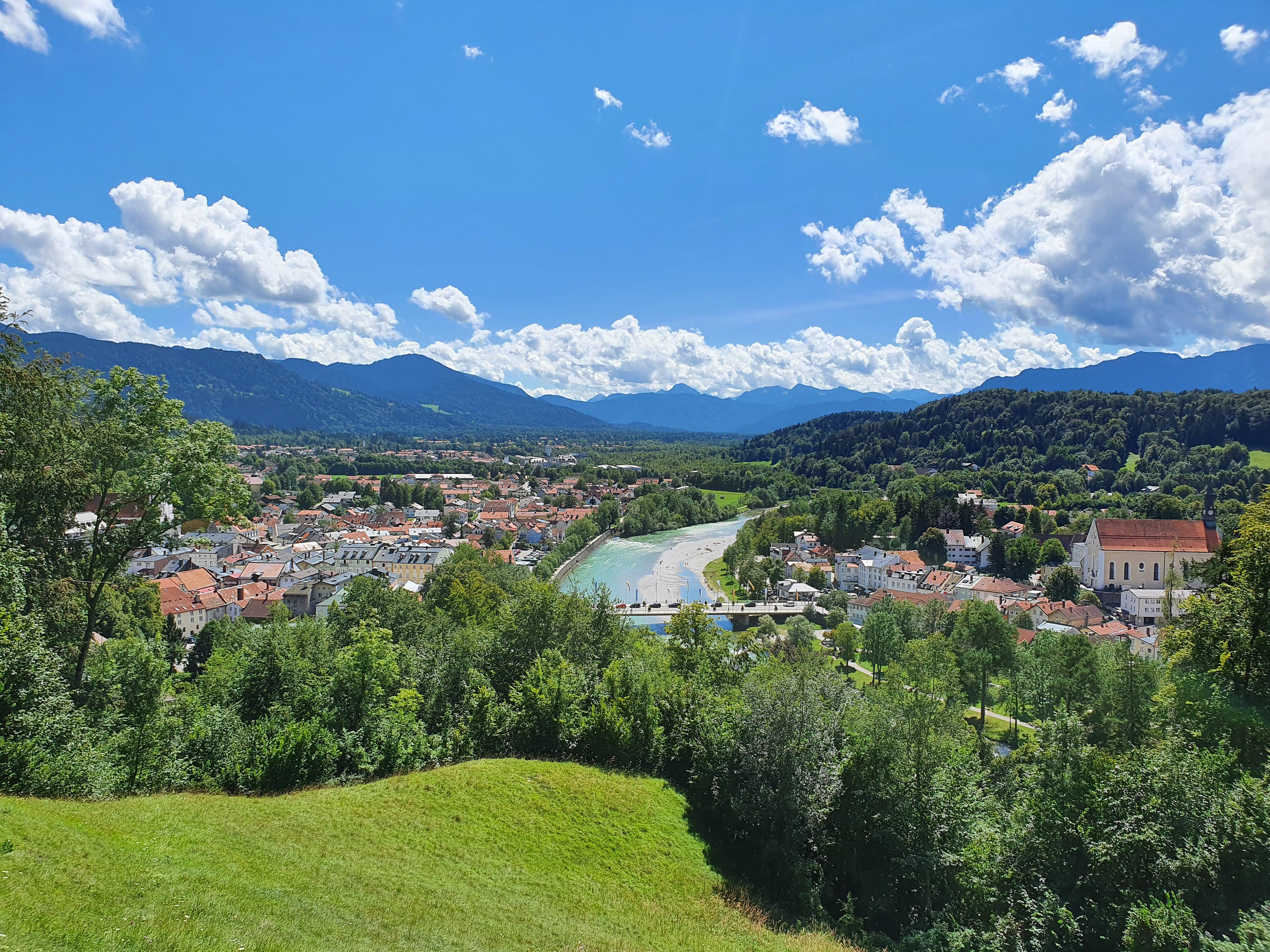 Hallo, dahoam | Scrolller