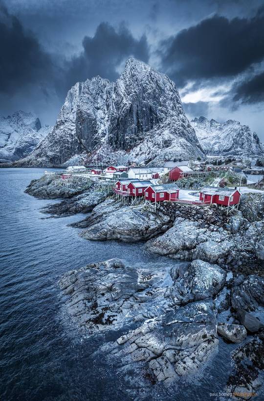 Hamnoy, Lofoten [924 x 1400] | Scrolller