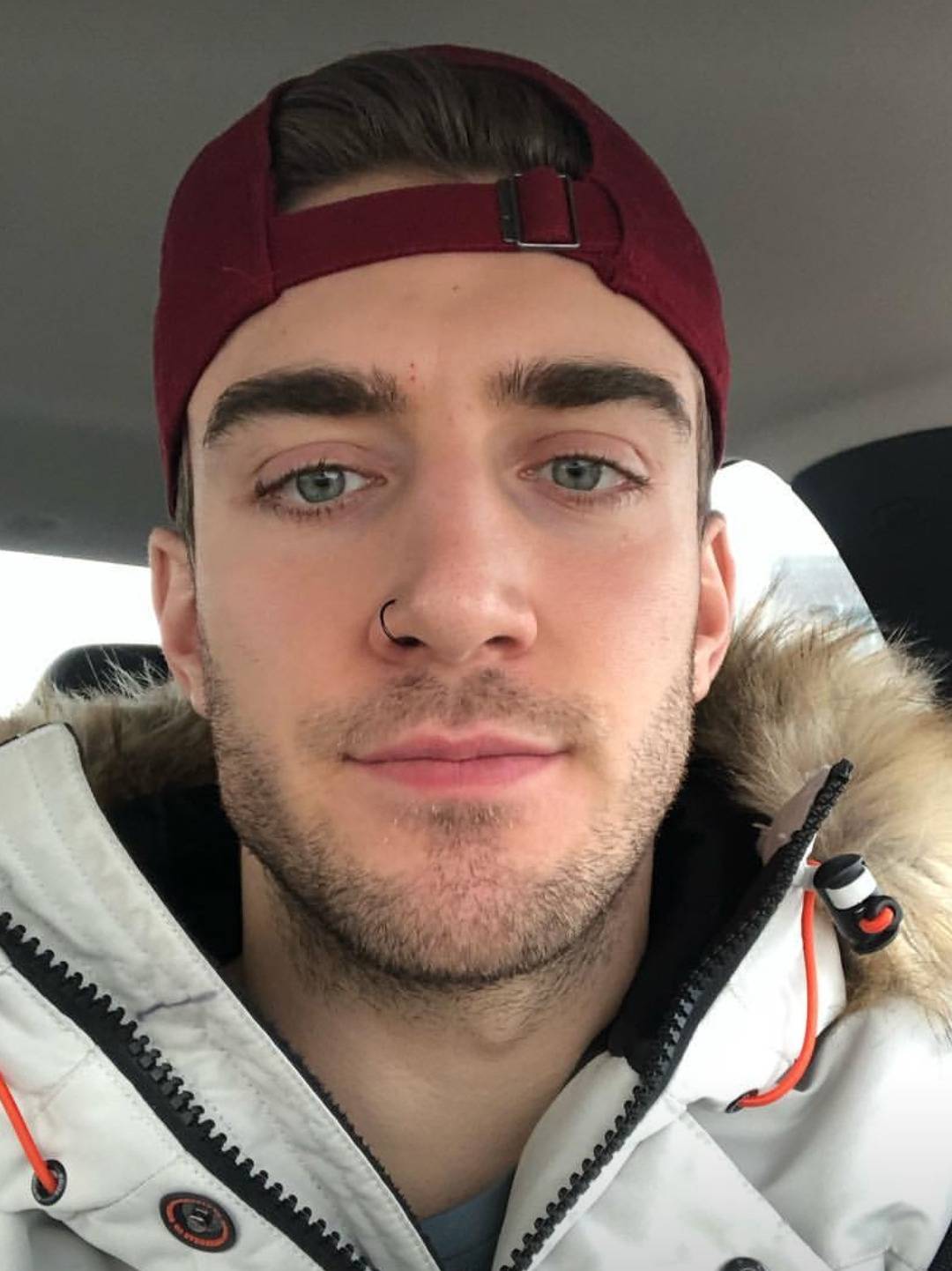 Handsome face | Scrolller