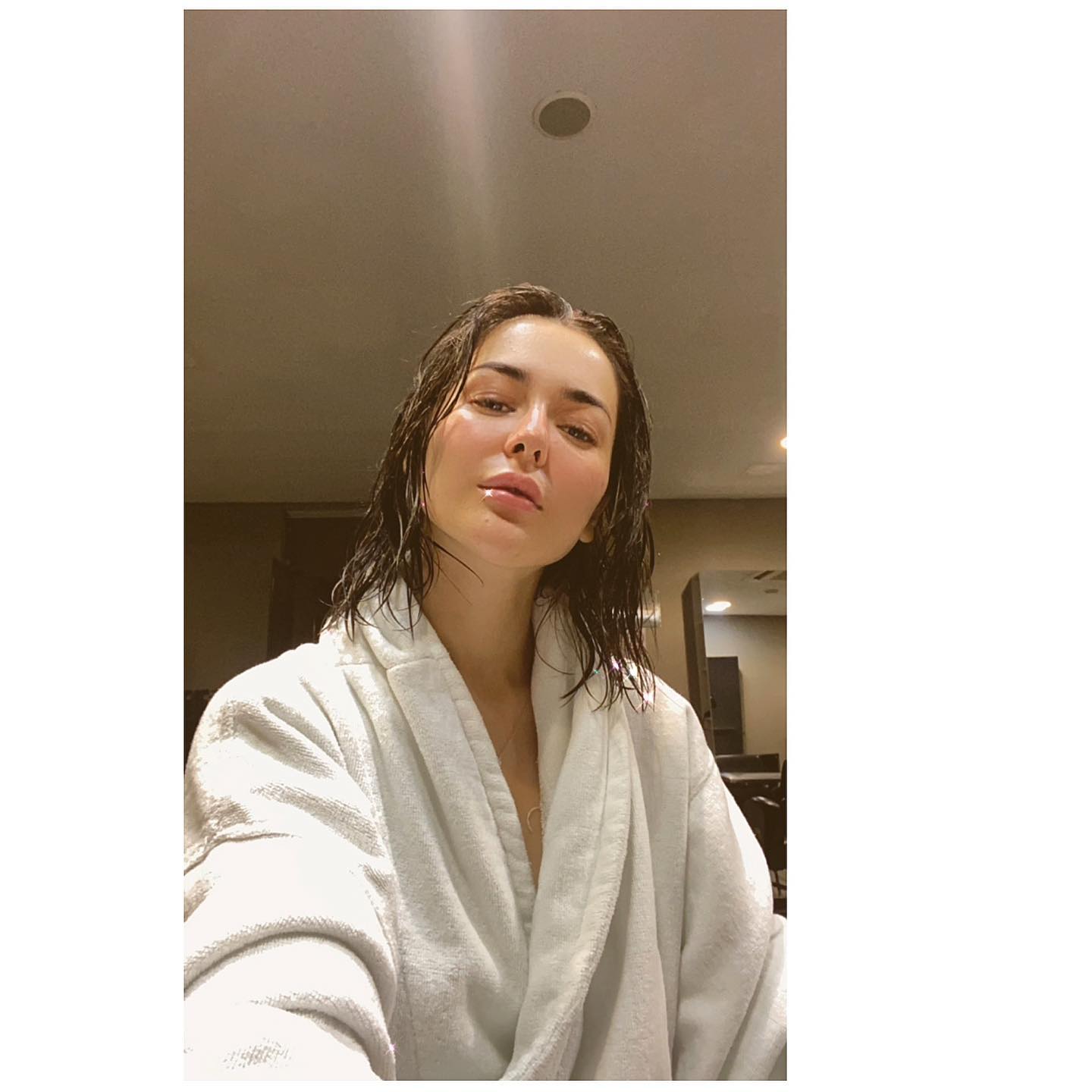 Hania Amir comes out the shower giving you this look. What would you do to her? | Scrolller