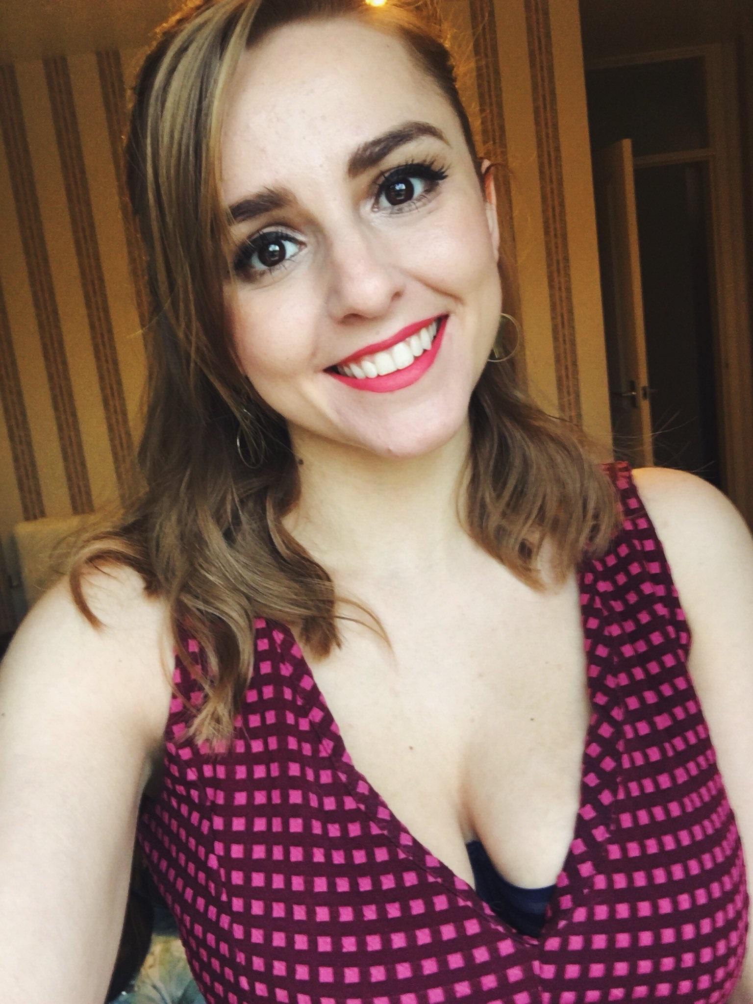 Hannah Witton | Scrolller