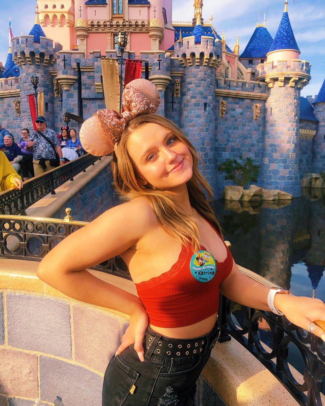 Happy 19th Birthday! | Scrolller