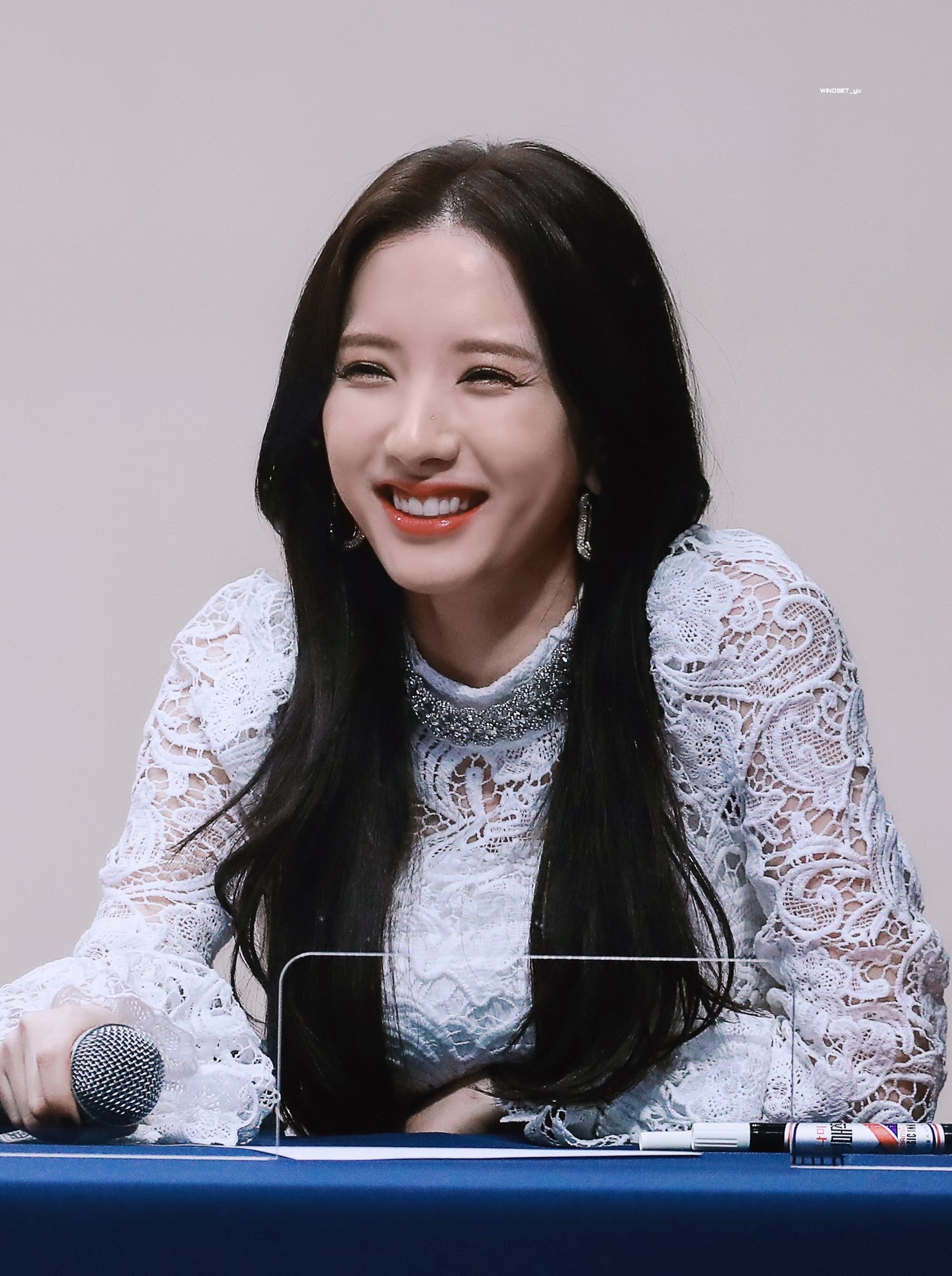 Happy Bona | Scrolller