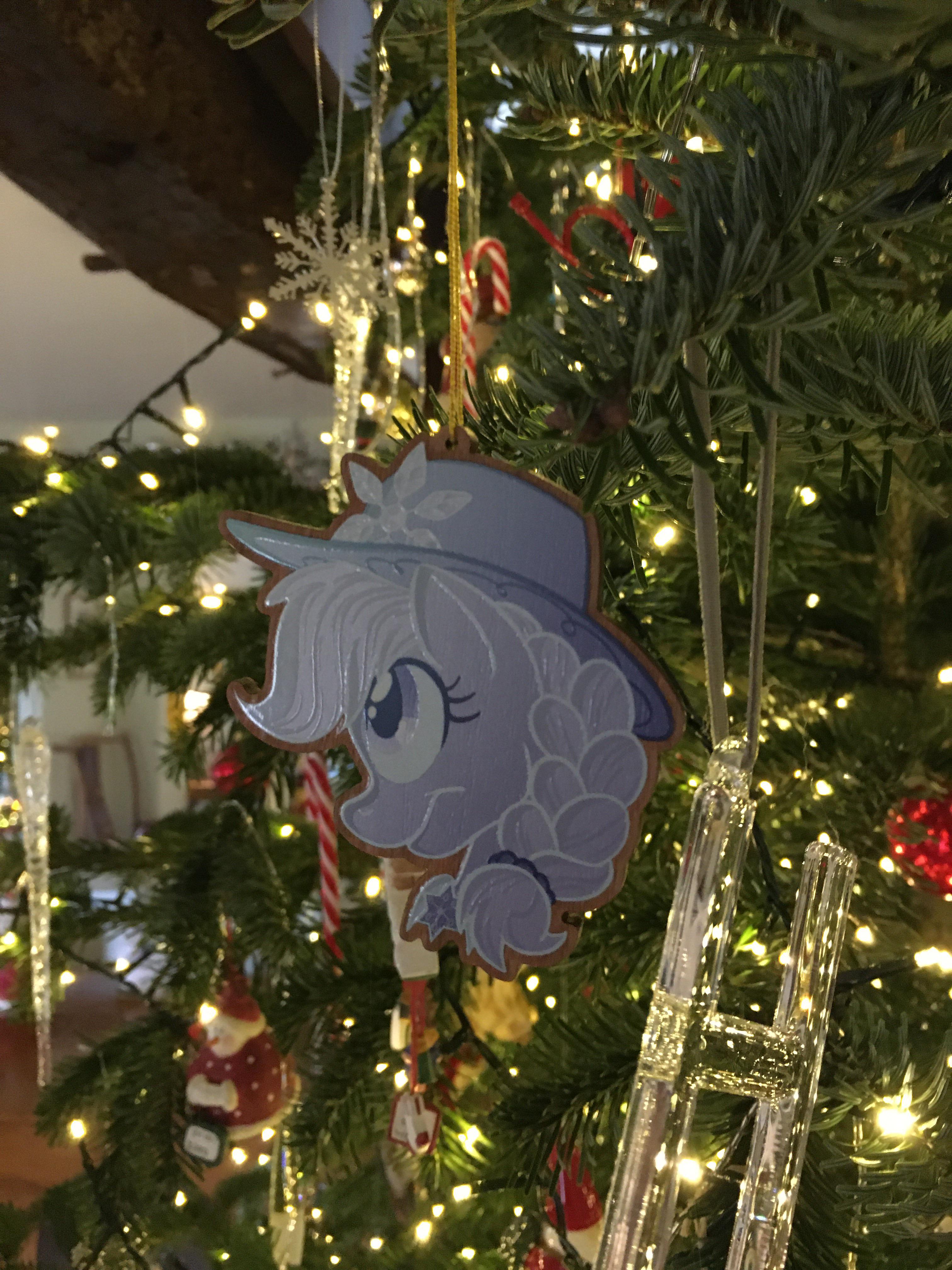 Happy Hearth’s warming eve, everypony! (On the not-so-wi tree this time!) | Scrolller