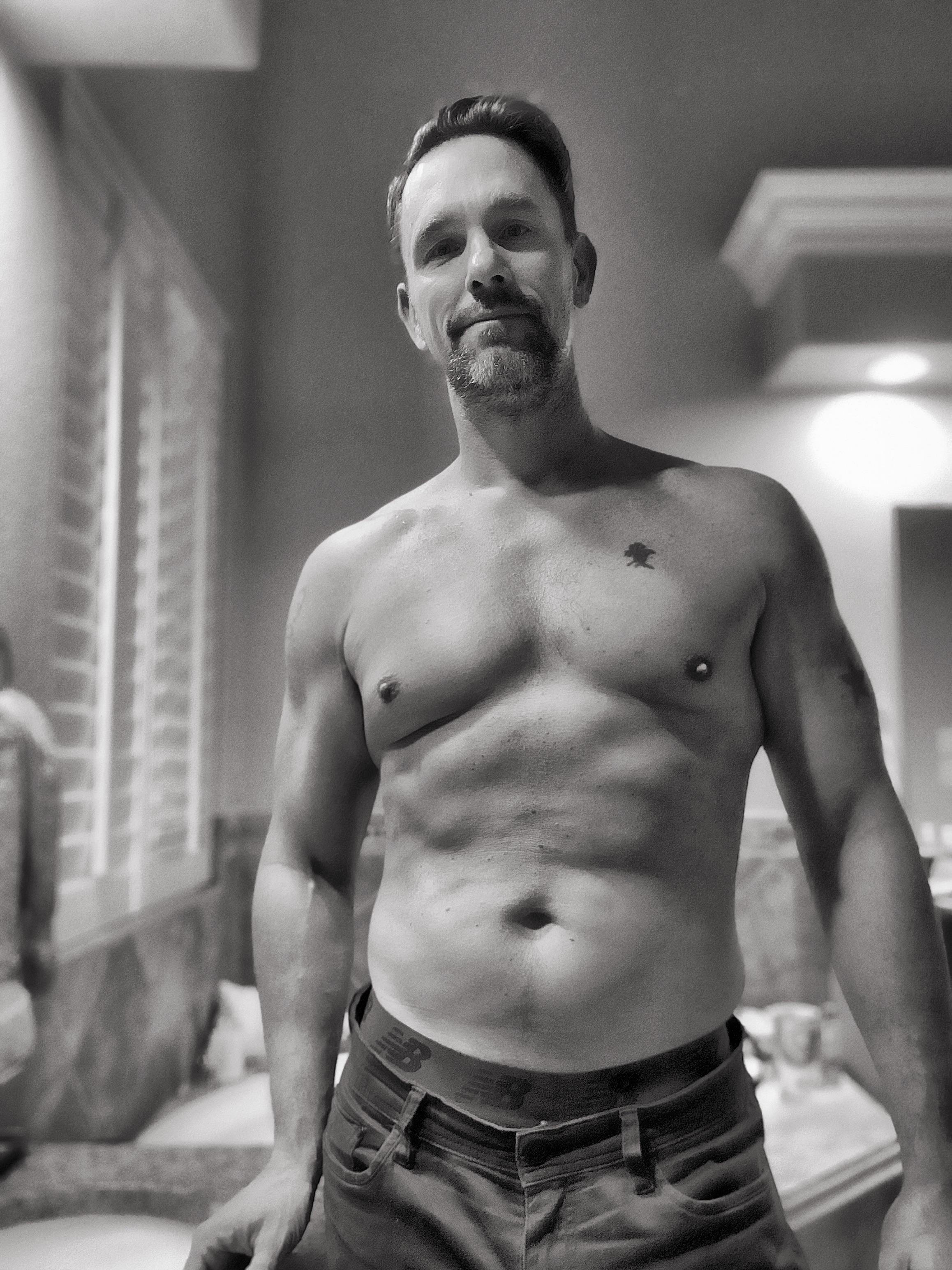 Happy Hump day. Your move. | Scrolller