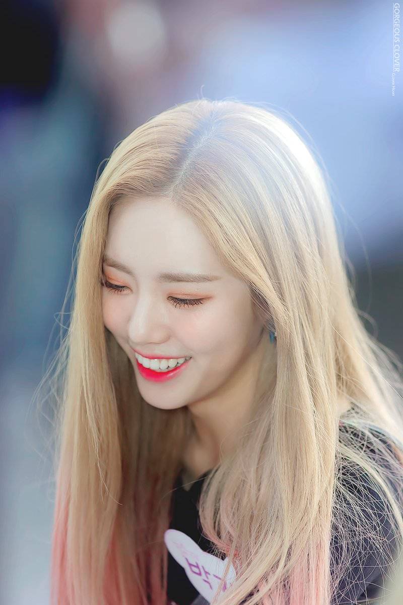 Happy Jiwon | Scrolller