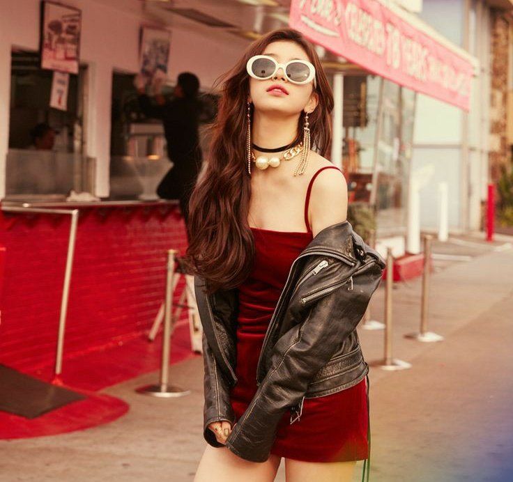 Happy Suzy Day #44 | Scrolller