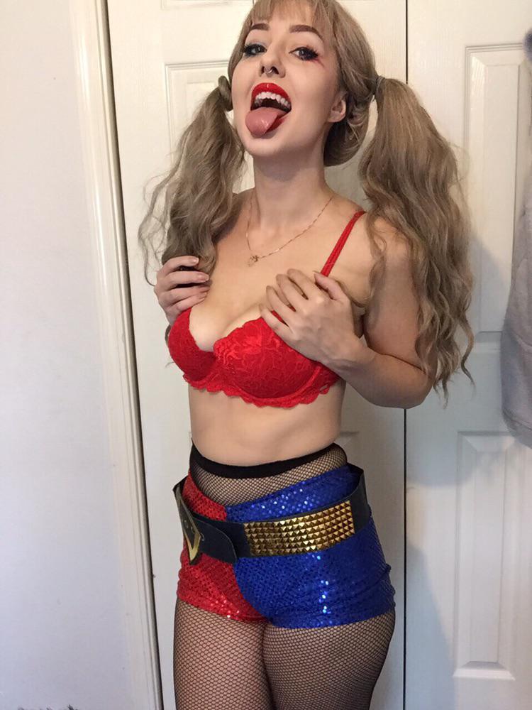 Good morning, puddin’! 😘 Hope you like my first cosplay! | Scrolller