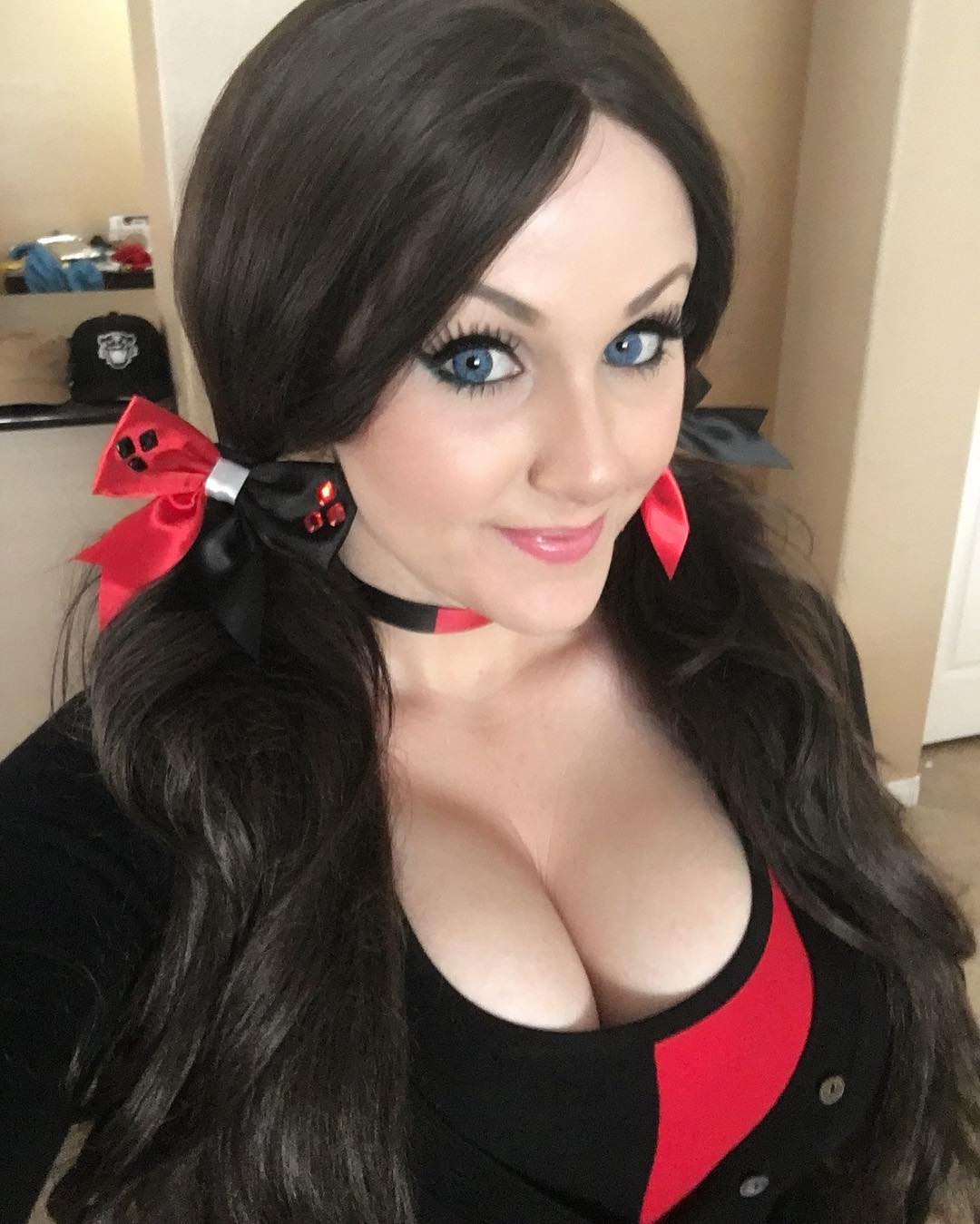 "Harley Quinn" Cleavage Selfie | Scrolller