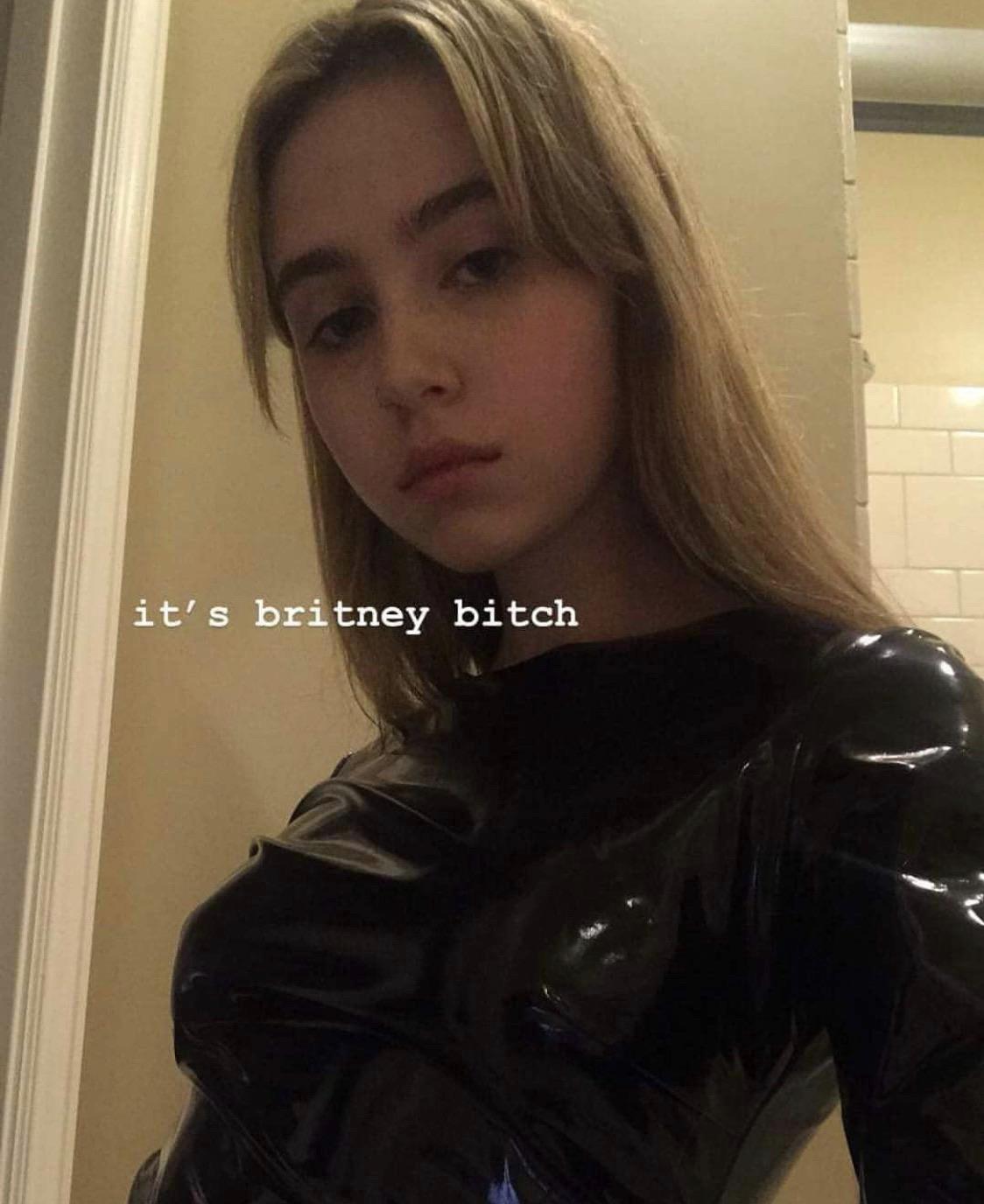 haven’t been into latex until now no cap | Scrolller