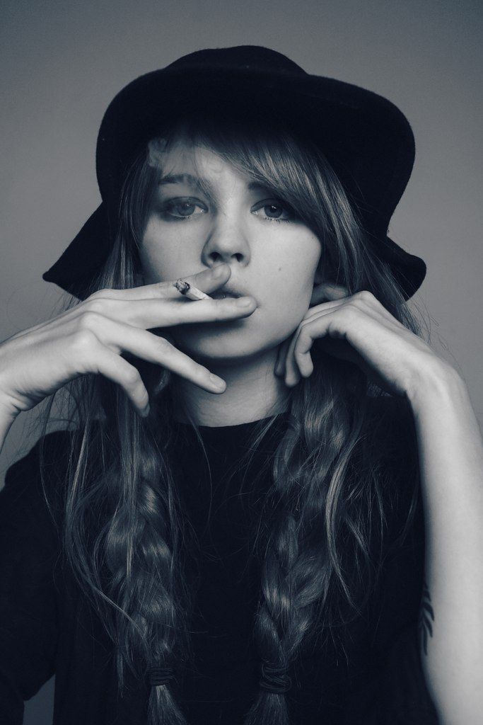 Having A Fag Scrolller