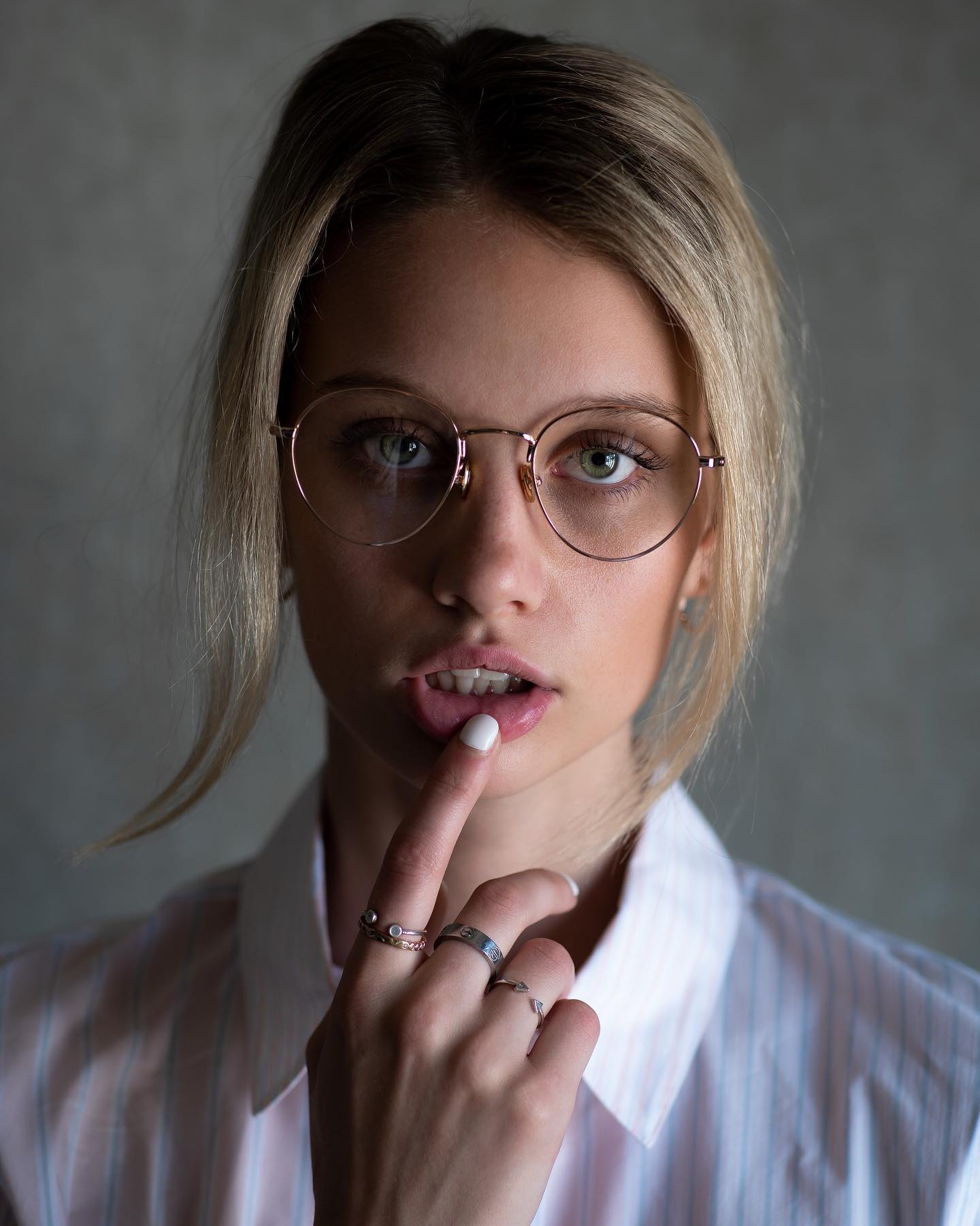 Hazel Graye [irtr] | Scrolller