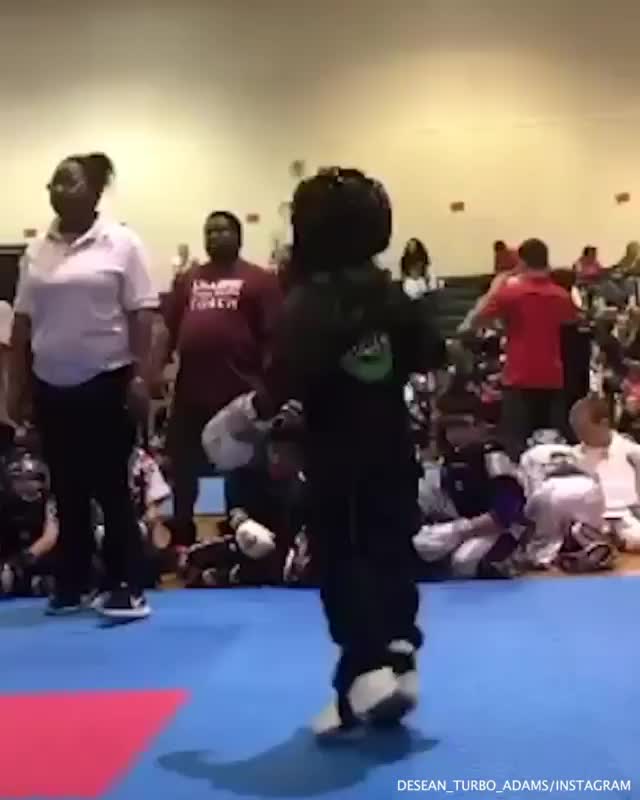 He kicked him in the back of the face | Scrolller