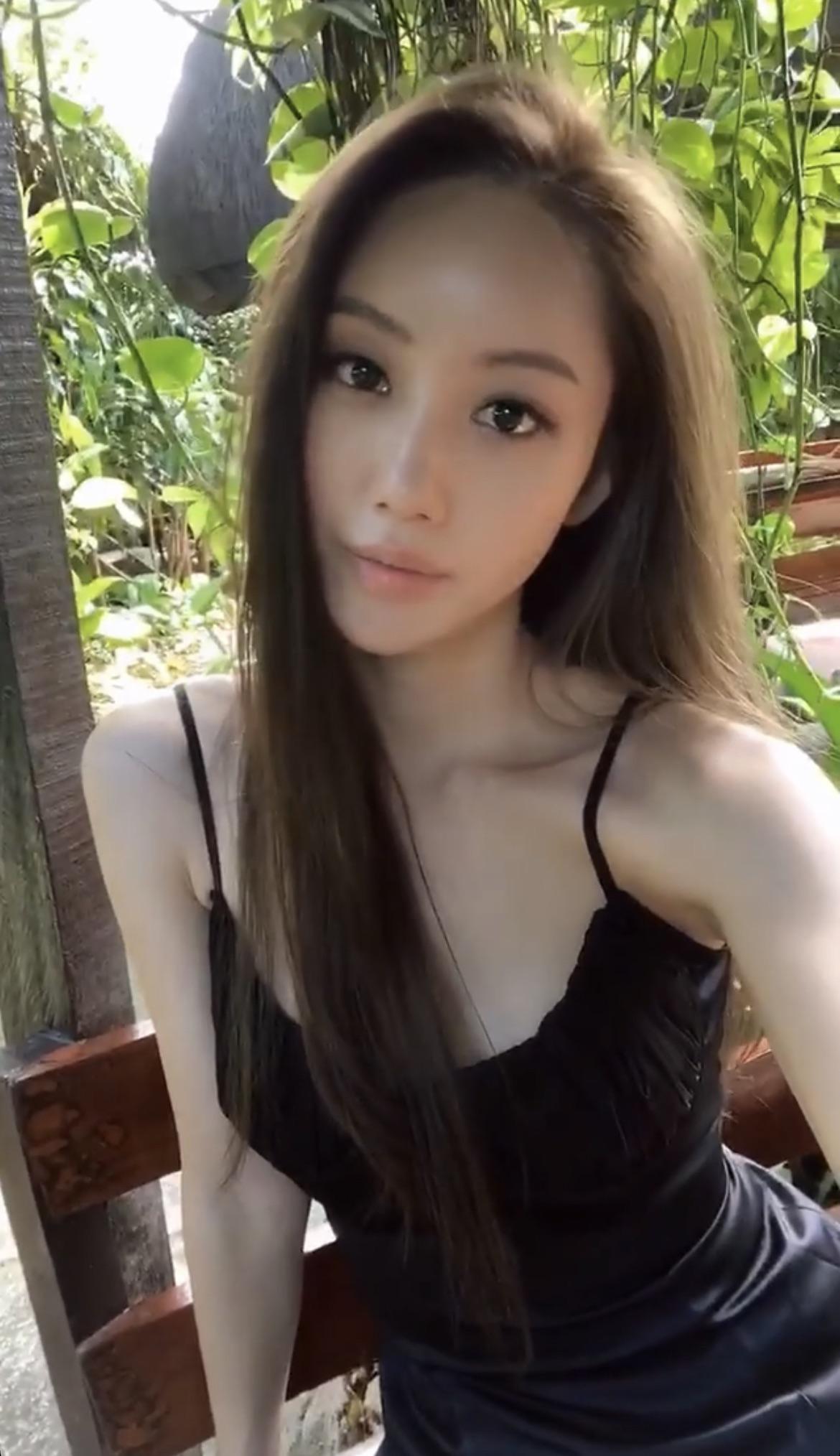 Head tilt | Scrolller