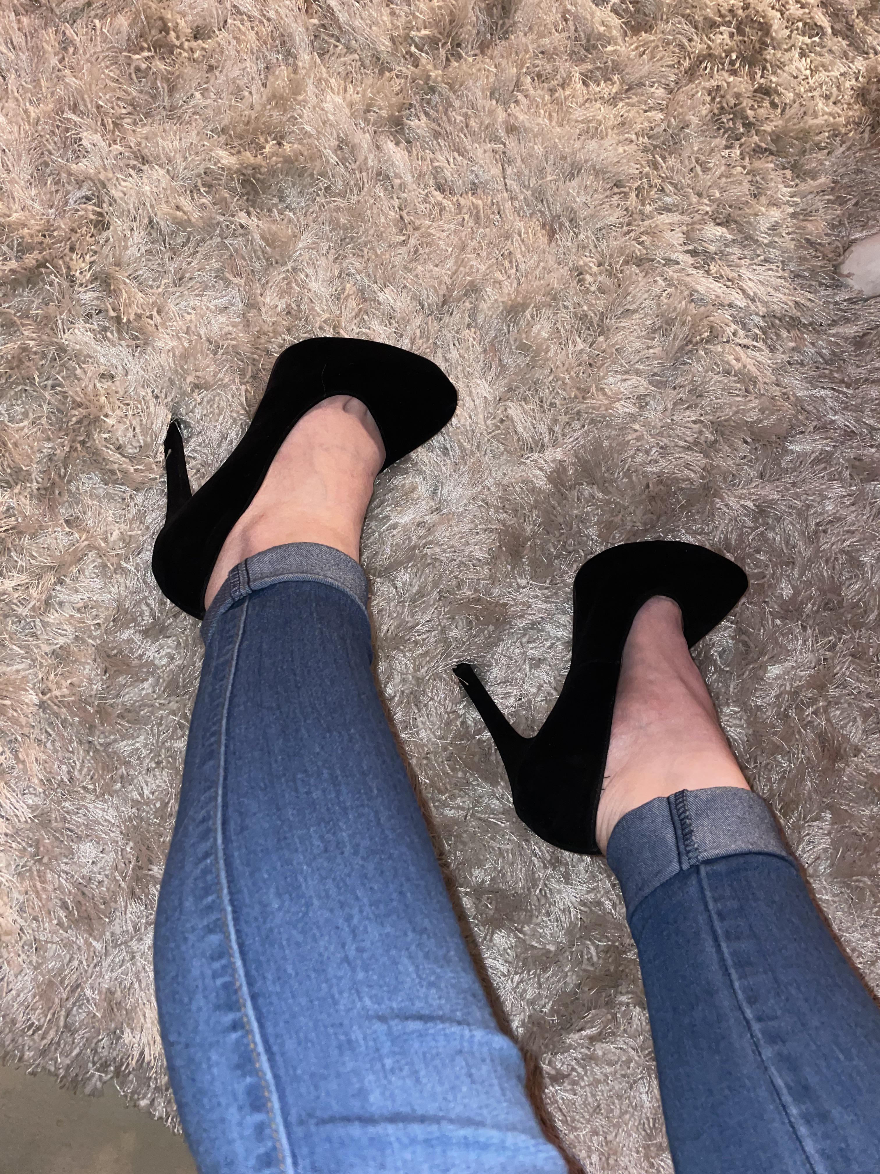 Heel fetish anyone? 😏 | Scrolller