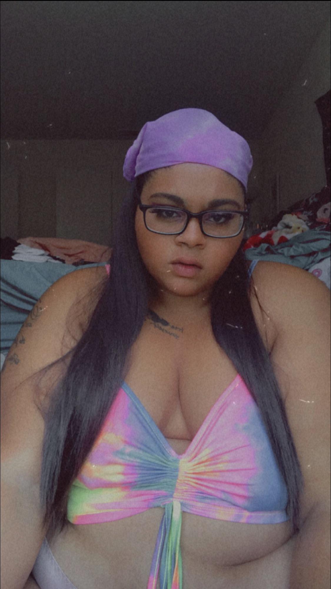 Hello🦋 | Scrolller