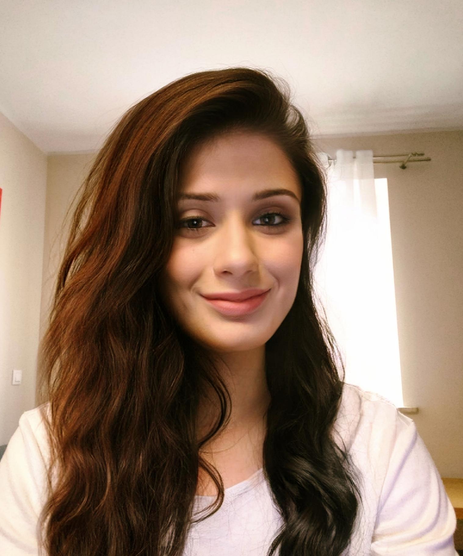 Hello 😊 | Scrolller