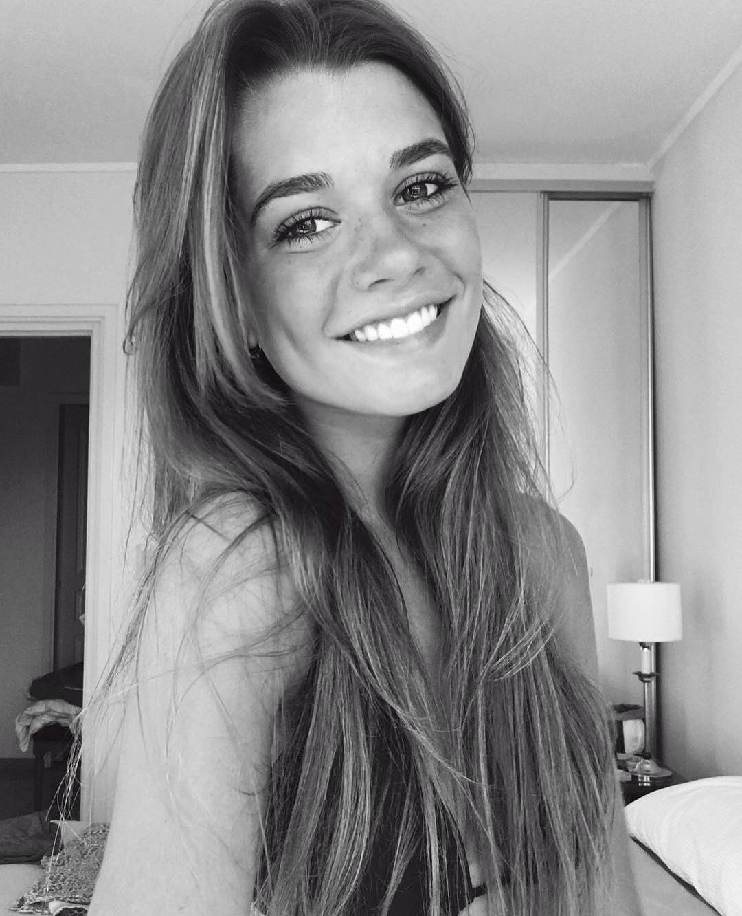 Hello everyone :) | Scrolller