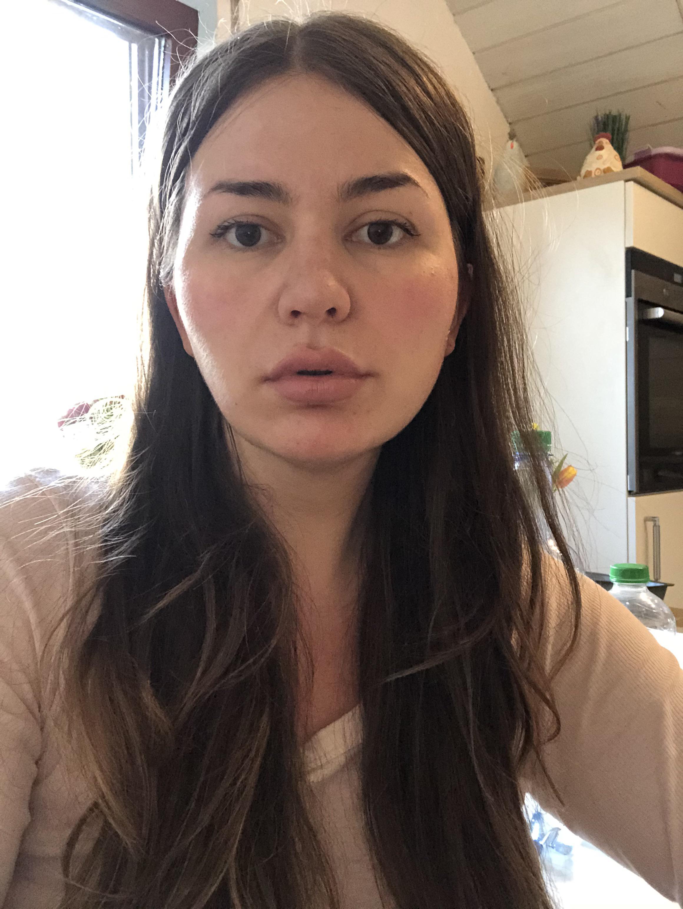 hello 🤍 (f/24) | Scrolller