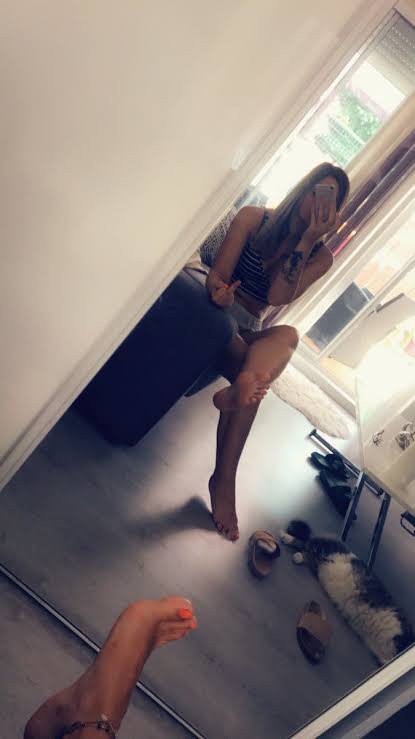 Hello I'm Mistress Sarah I'm seeking for obedient slave or sissy to serve me dm kik ...