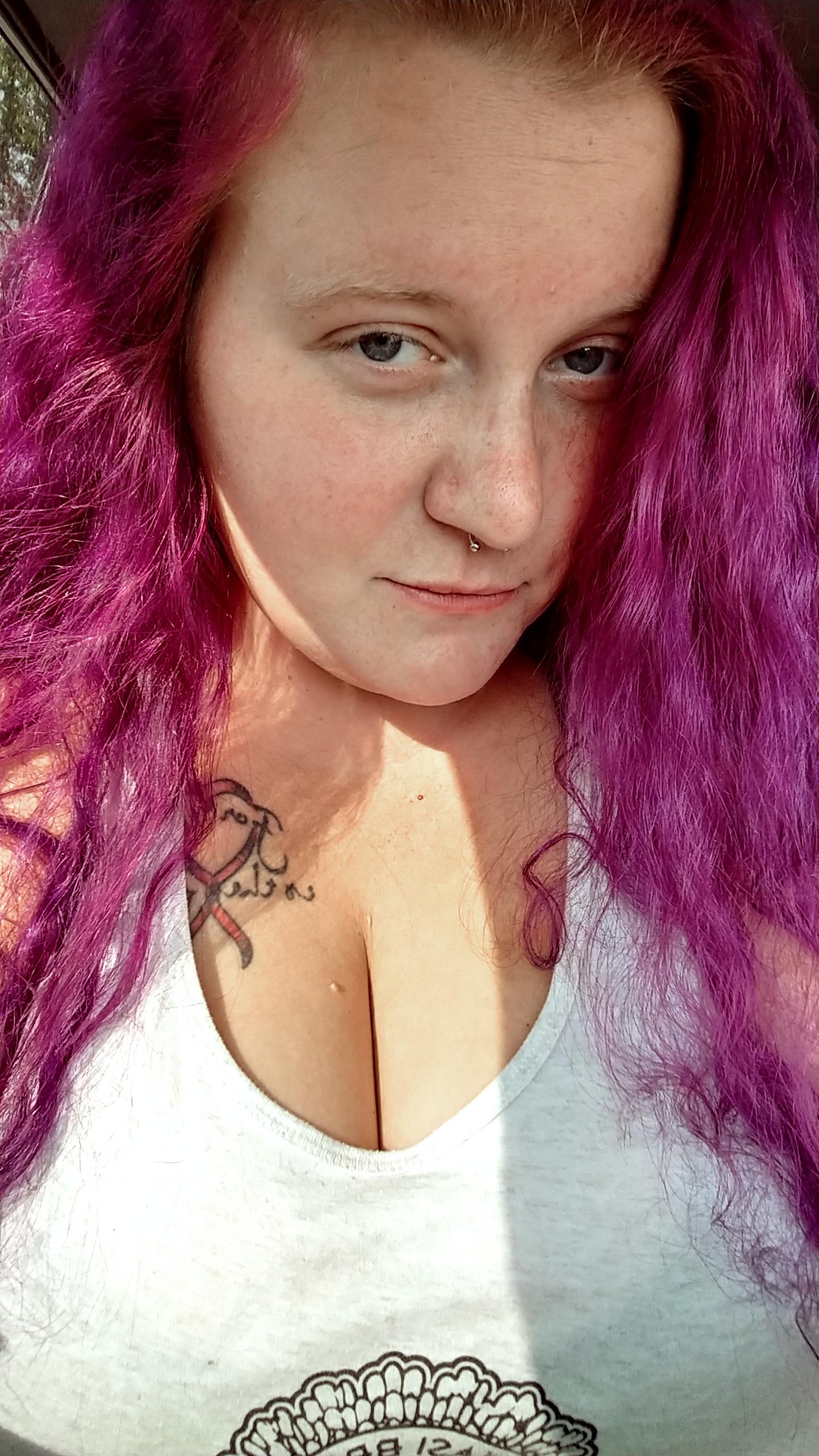 Hello. Is it me you're looking for? | Scrolller