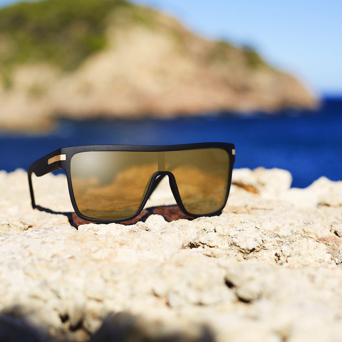 Help finding some similar models! Polaroid 2064 | Scrolller