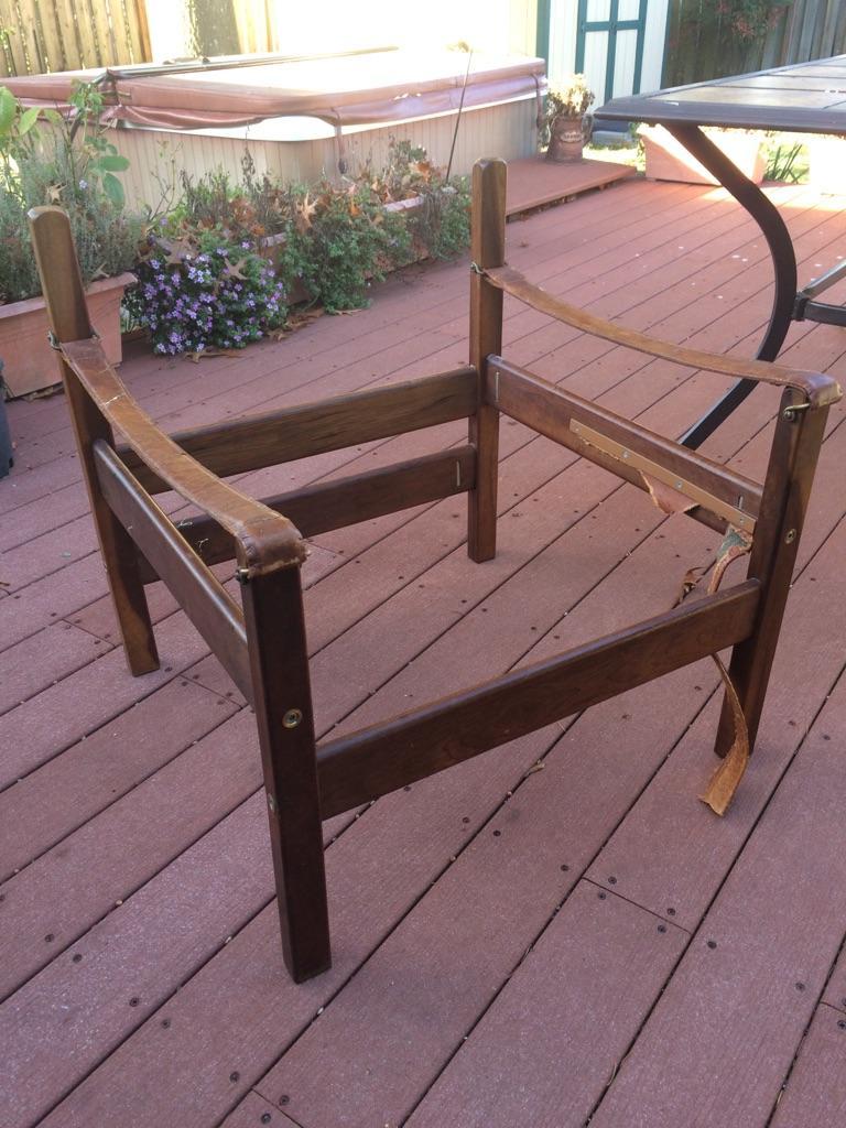 Help identifying this leather sling/safari chair. | Scrolller