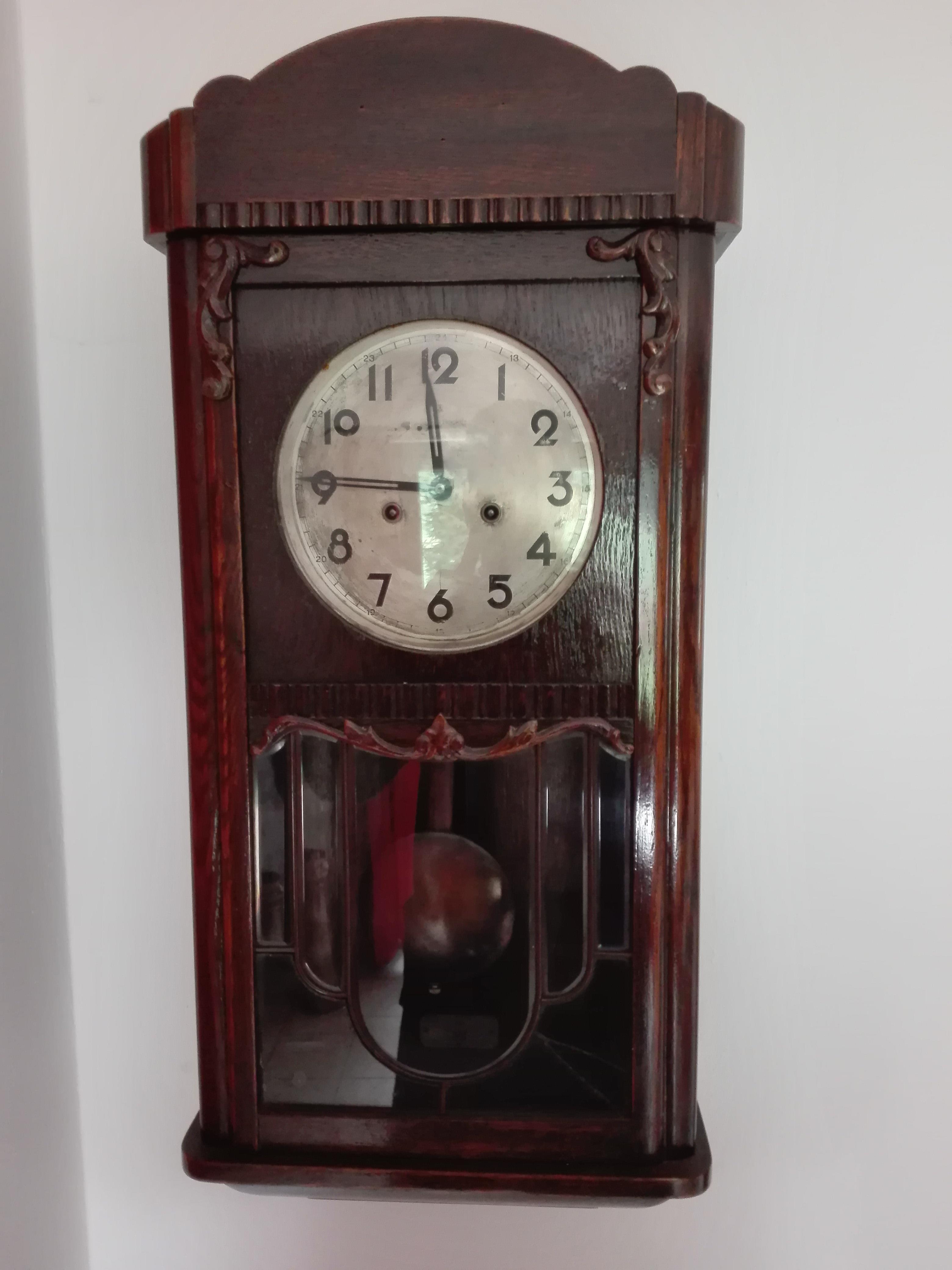 Help with identifying my grandfather's old wall clock | Scrolller