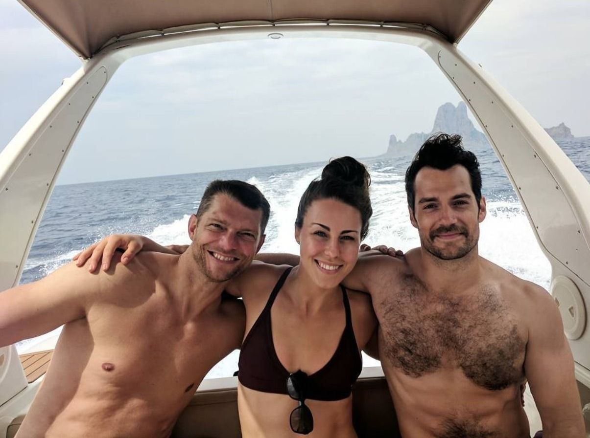 Henry Cavill - British Actor | Scrolller