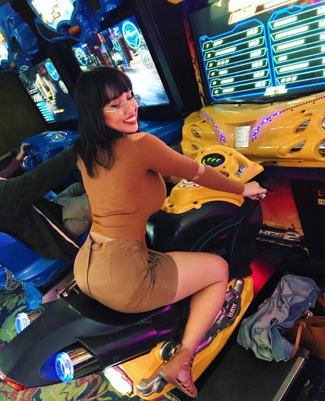 Her ass is growing 😍 | Scrolller