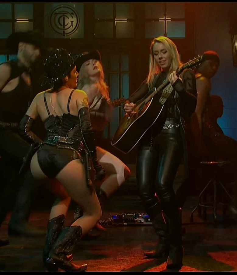 her butt so perfect | Scrolller