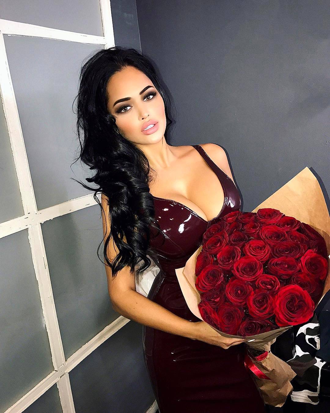 Her daily roses | Scrolller