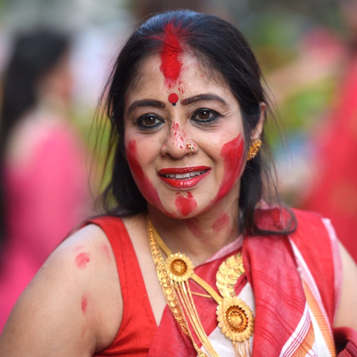 her face............ | Scrolller