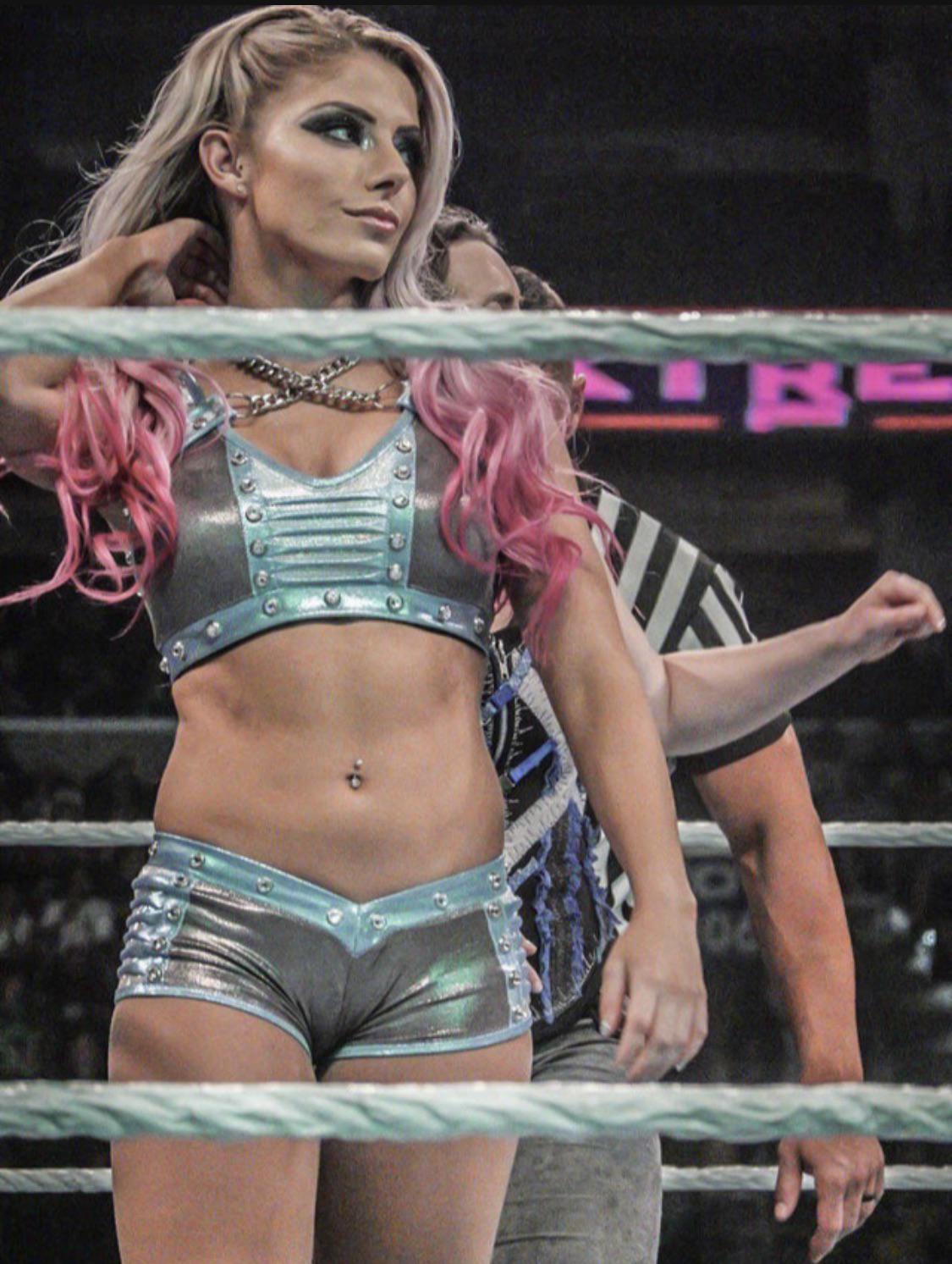 Her tight stomach needs to be covered in cum ! | Scrolller