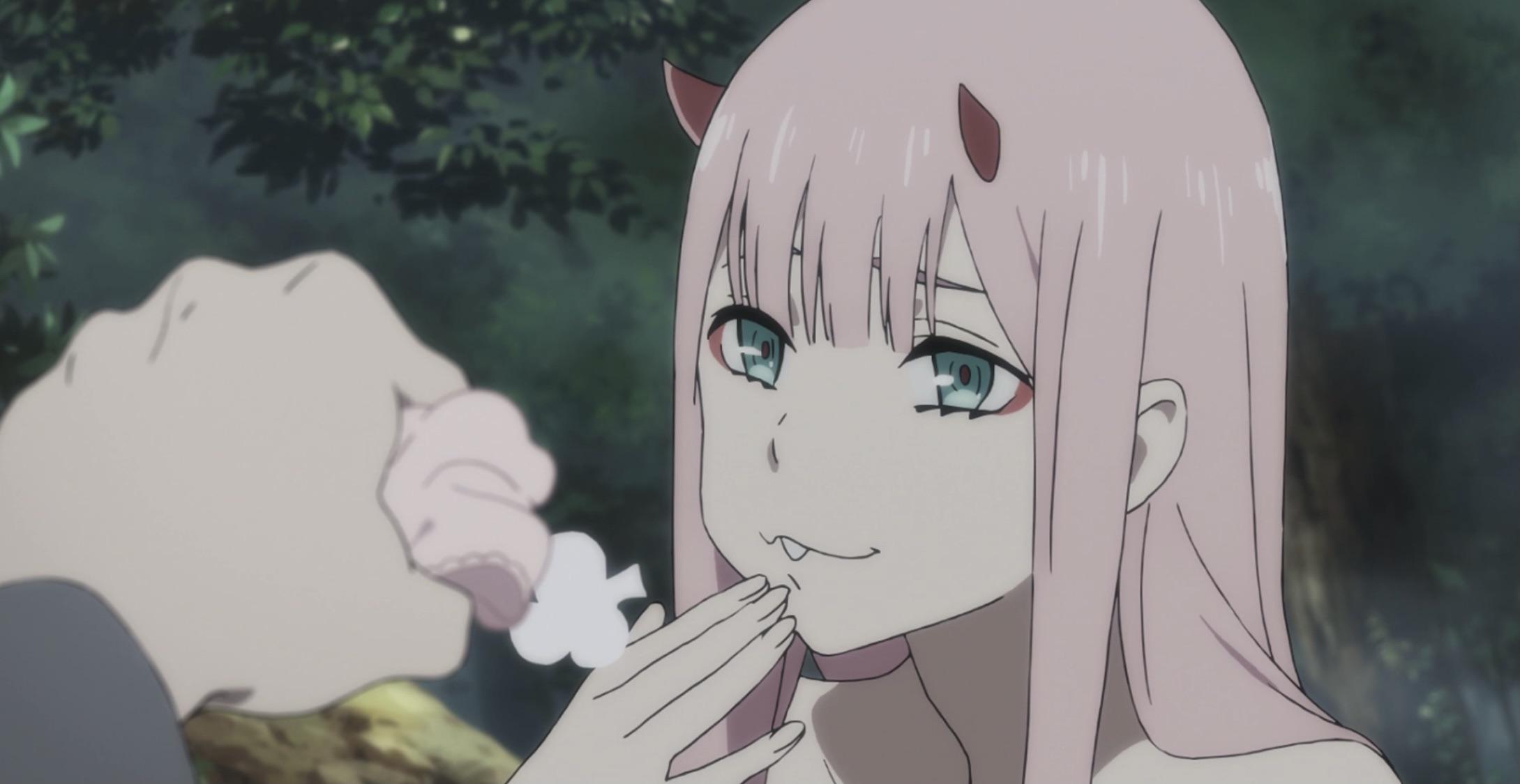 Her tiny tooth | Scrolller