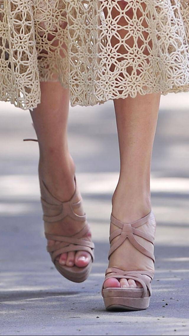 Her Toes Are So Cute Without Nail Polish Scrolller 0379