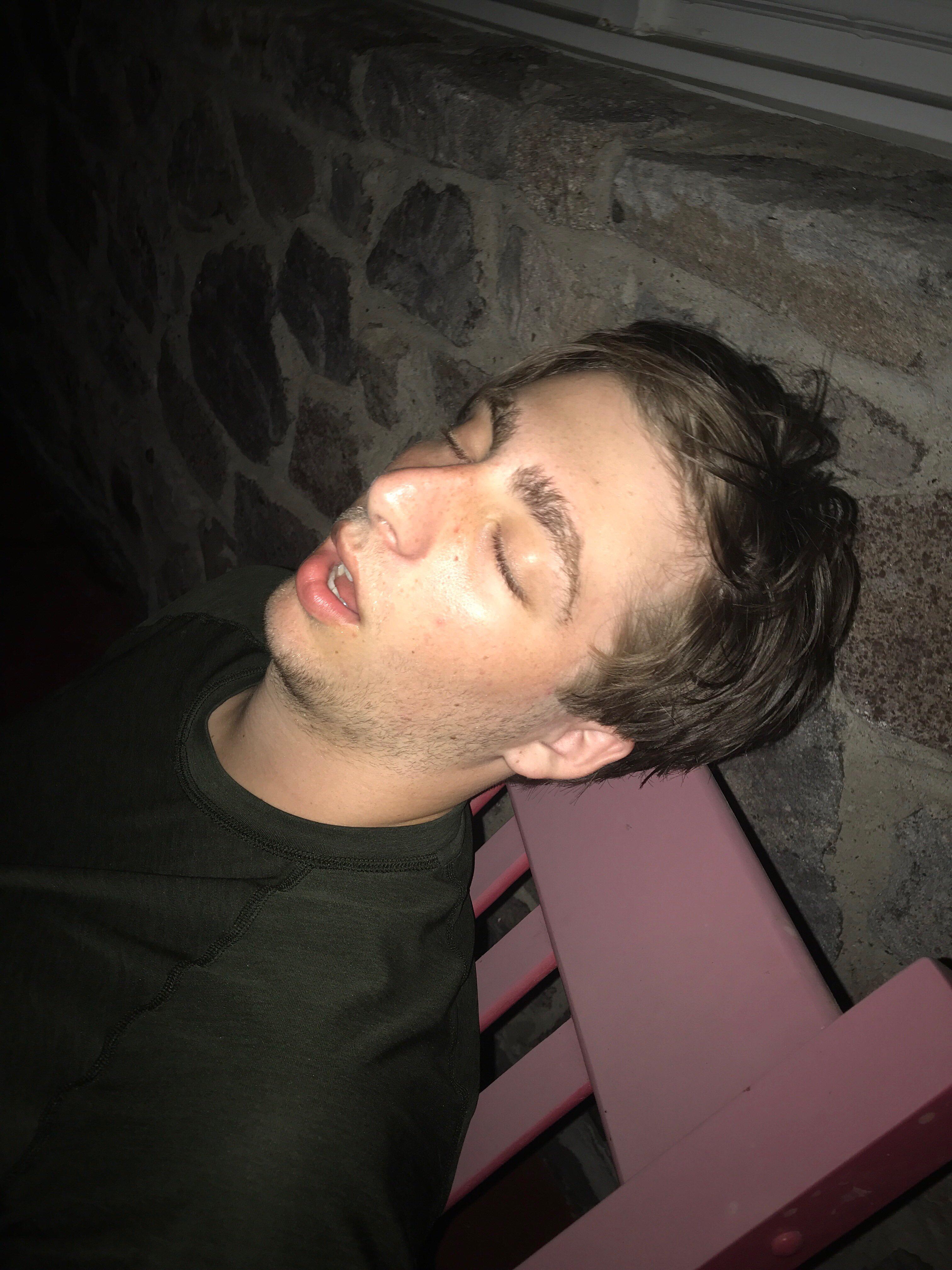 Here lies a legendary cum lover | Scrolller