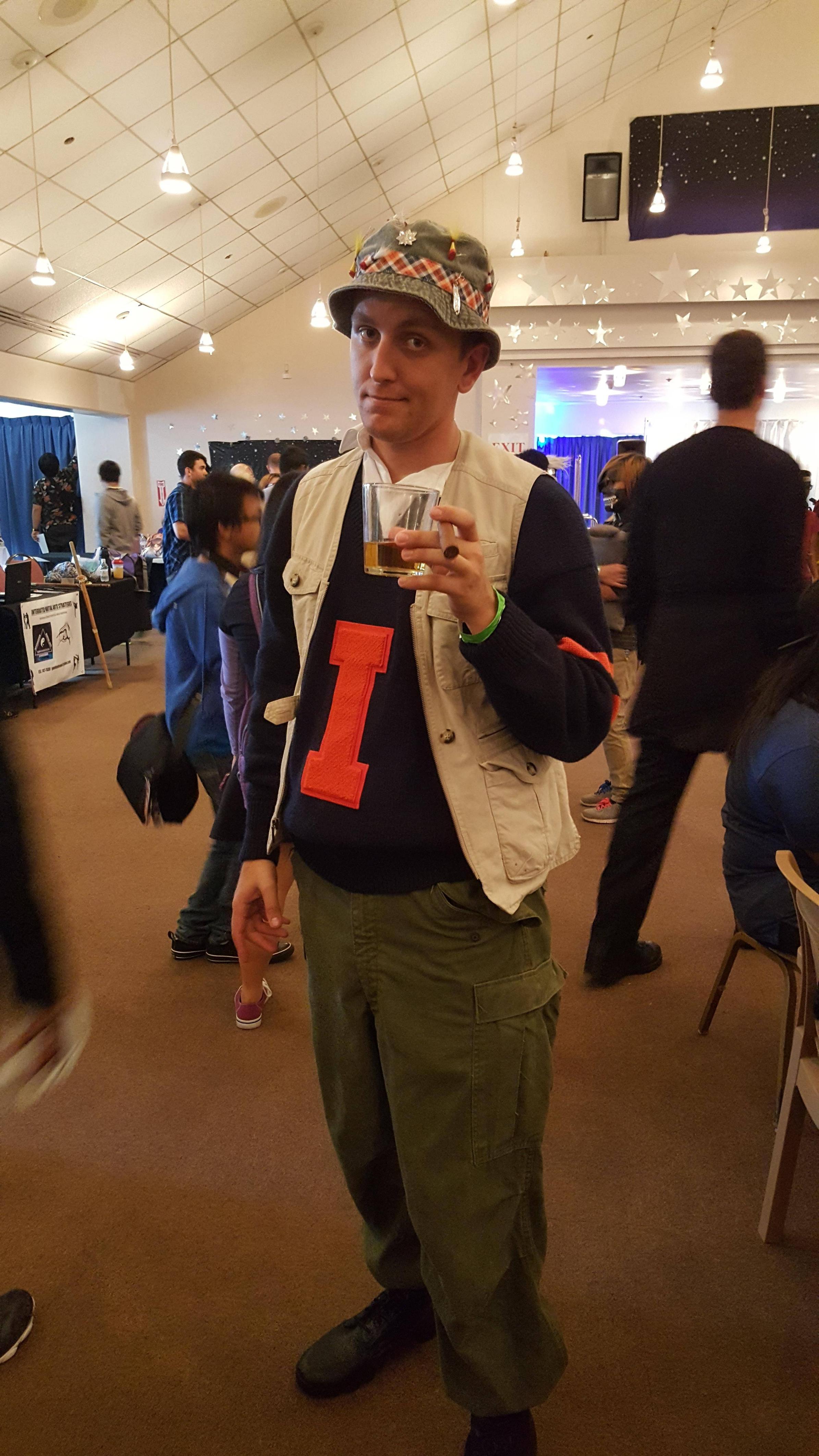 Here's my finished Henry Blake cosplay... | Scrolller