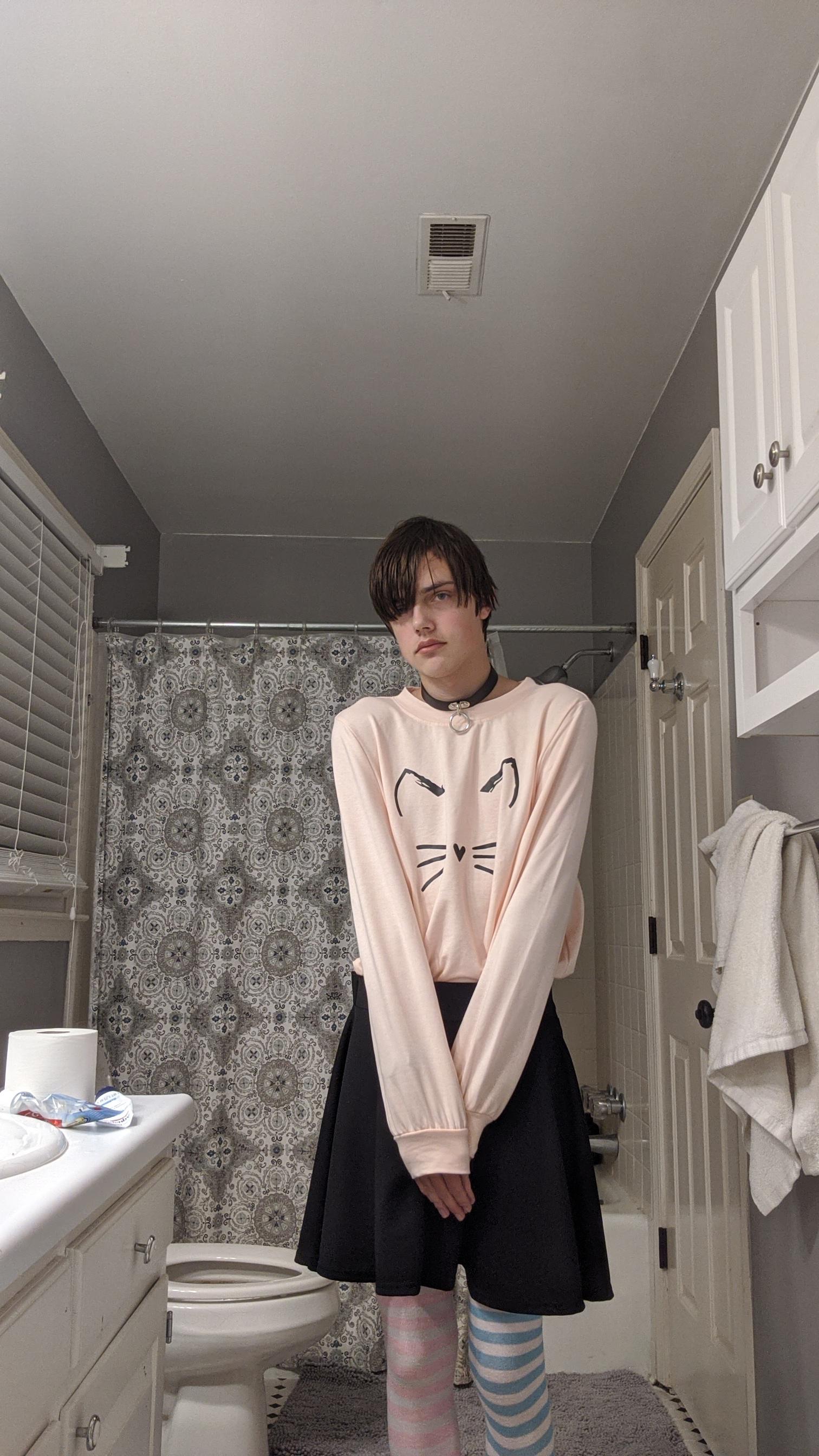 Hewwo :3 | Scrolller