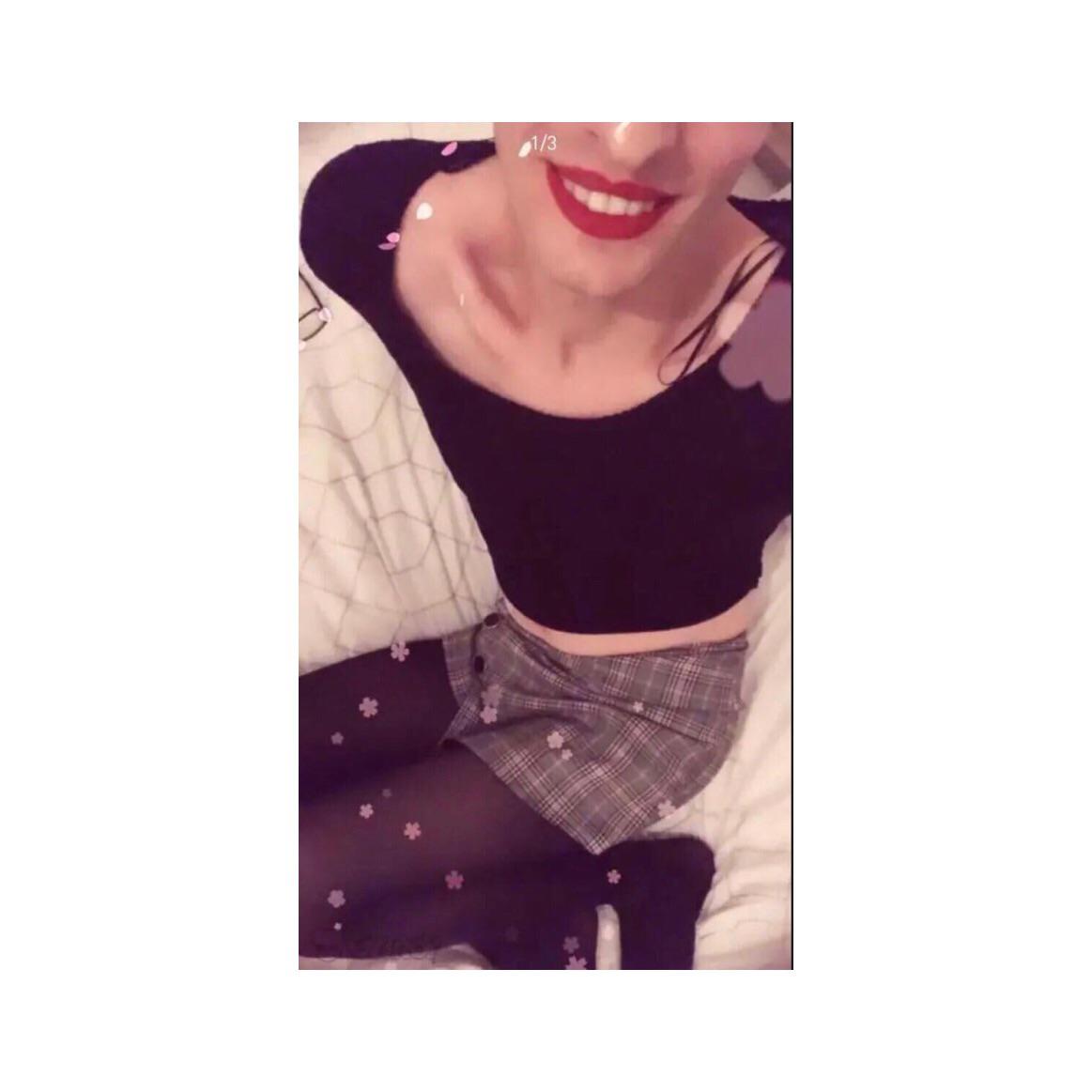 Hey everyone 😘 | Scrolller