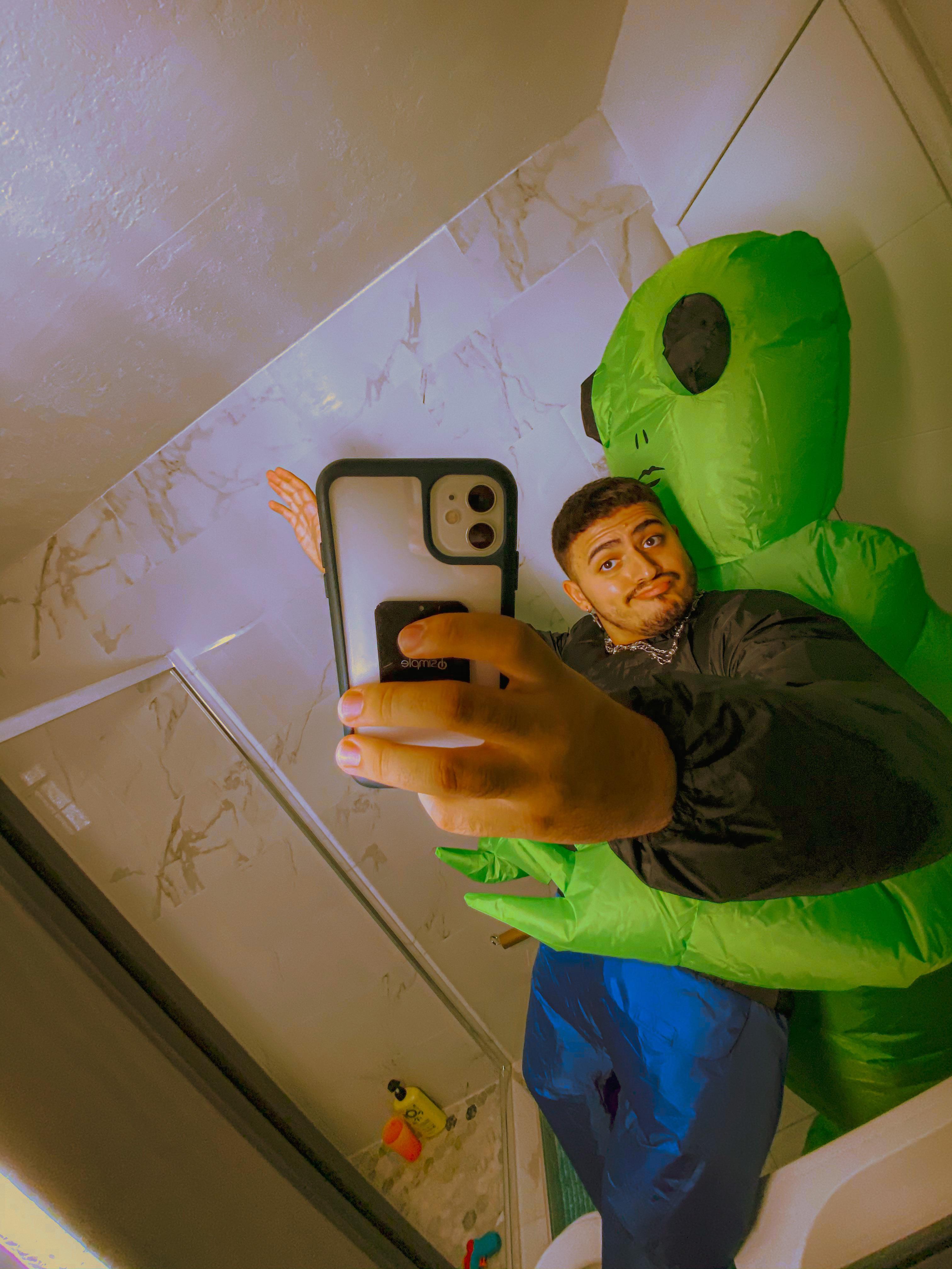 Heyo🤗 (21) | Scrolller